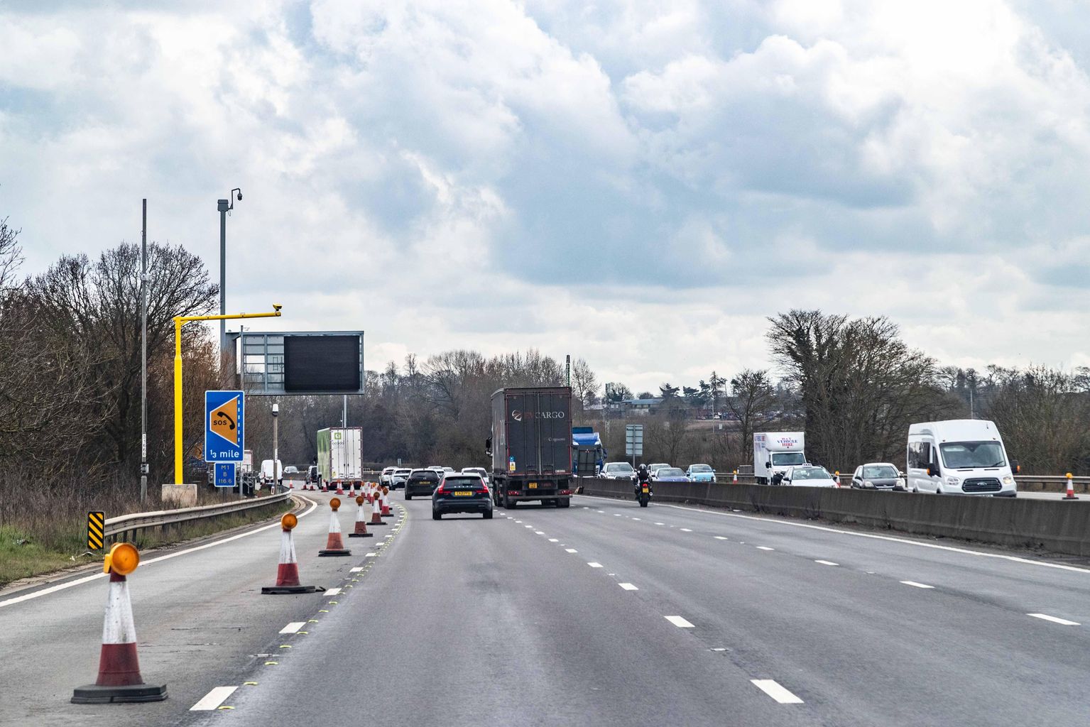 M1 northbound closed in Northamptonshire after serious crash | News ...