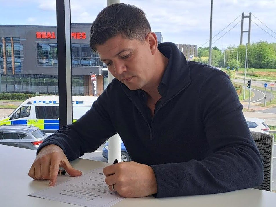 First mayor of Hull and East Yorkshire officially takes office