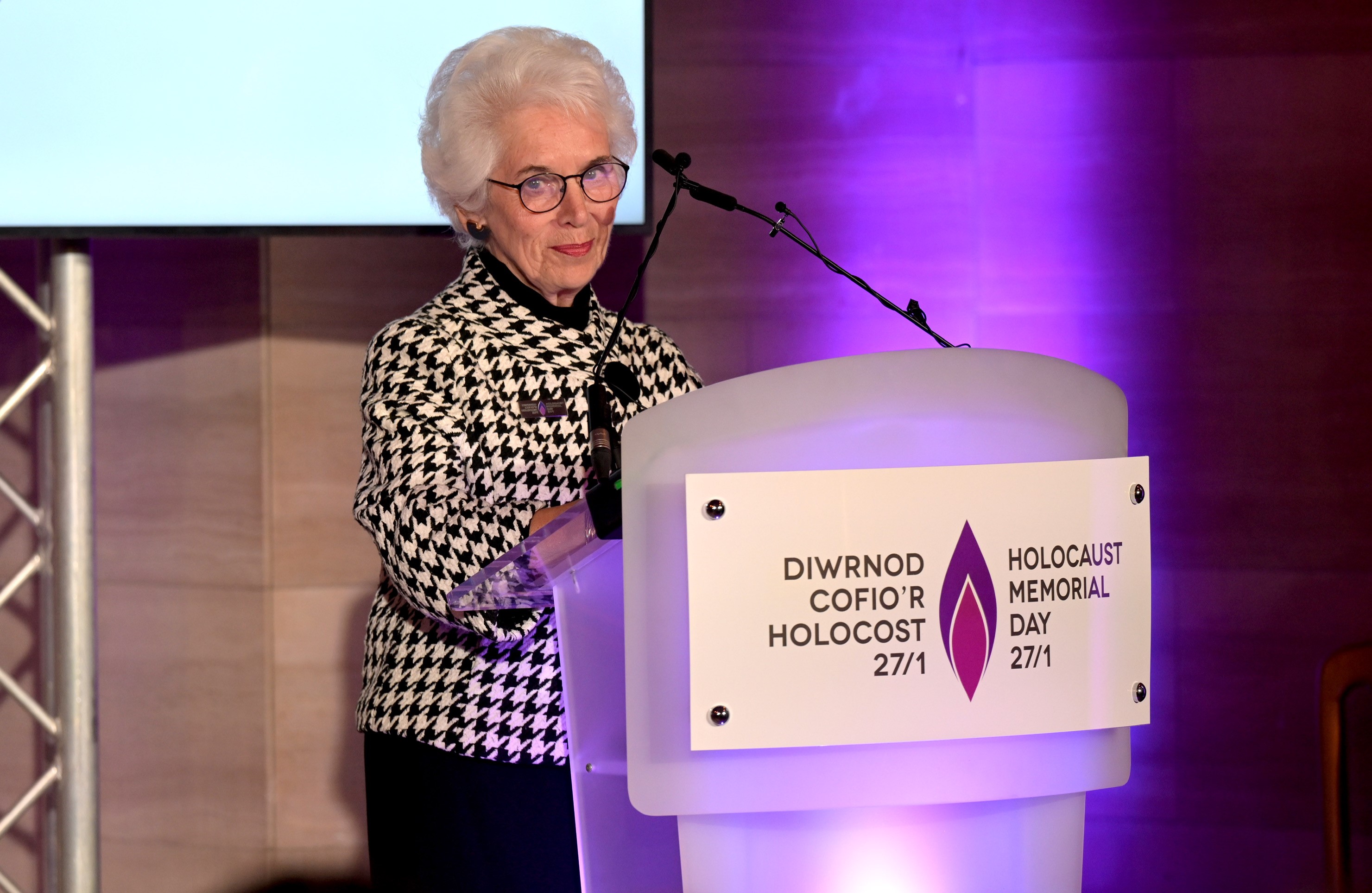 Holocaust survivor given peace award in Cardiff | News - Hits Radio ...