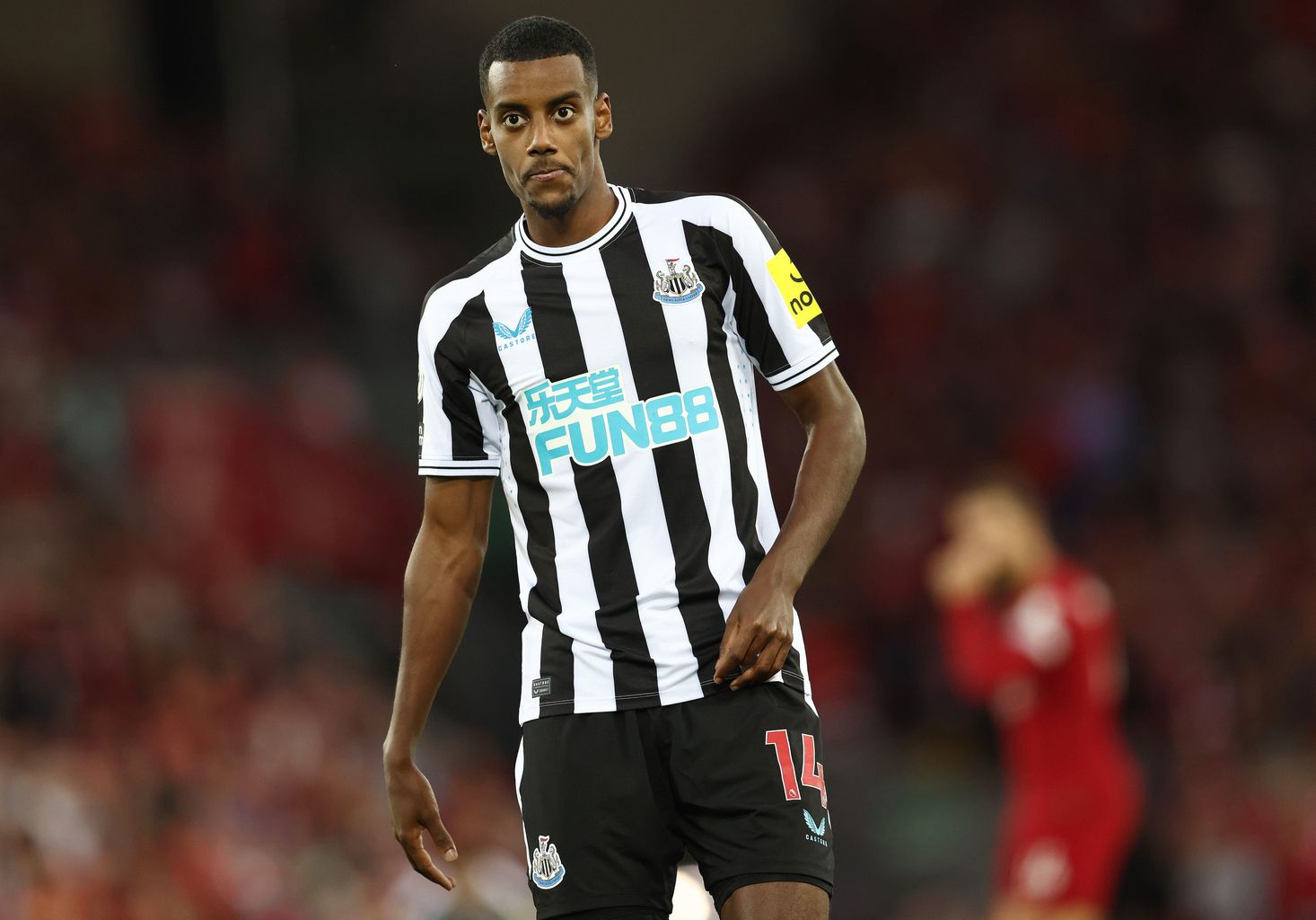 Family of burglars who targeted Alexander Isak's home are jailed