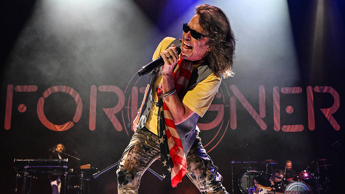 Kelly Hansen to leave Foreigner as new singer is announced