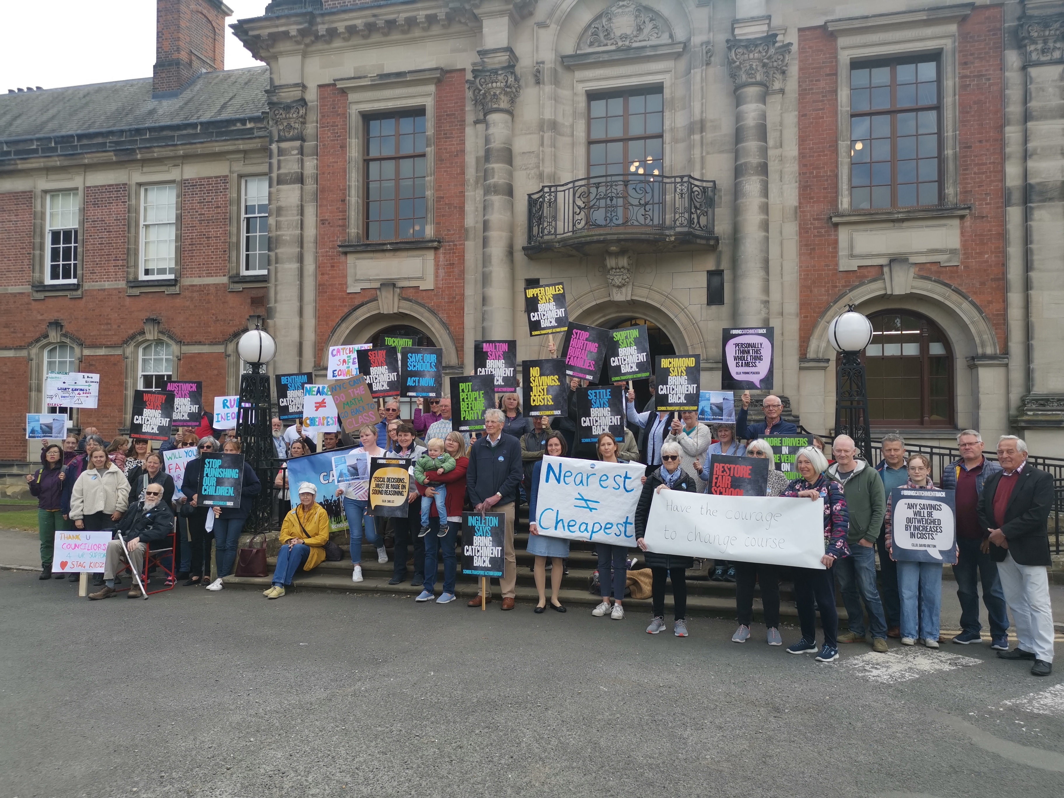 Councillors in North Yorkshire have voted to keep controversial changes ...