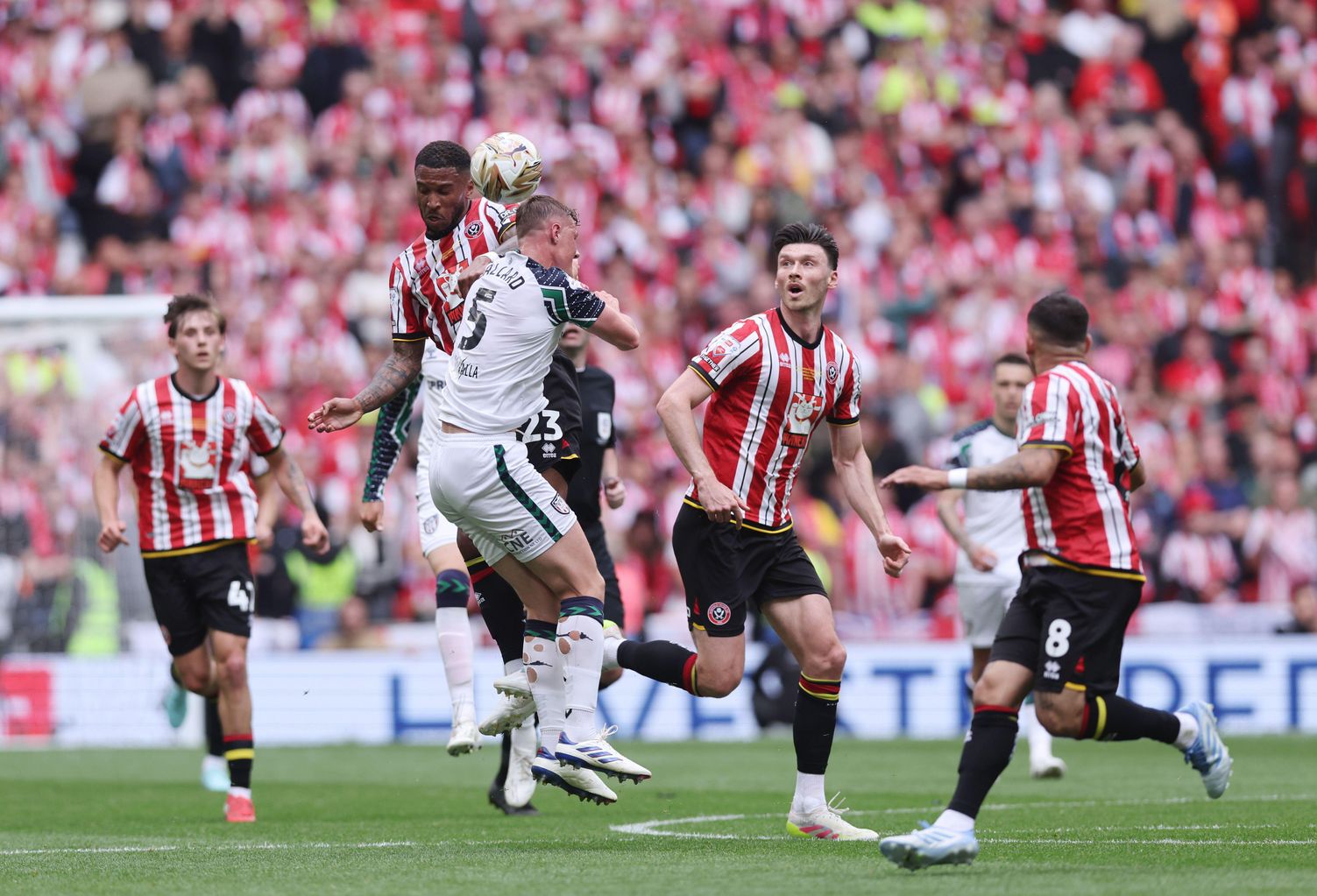 Sunderland beat Sheffield United to secure promotion to Premier League