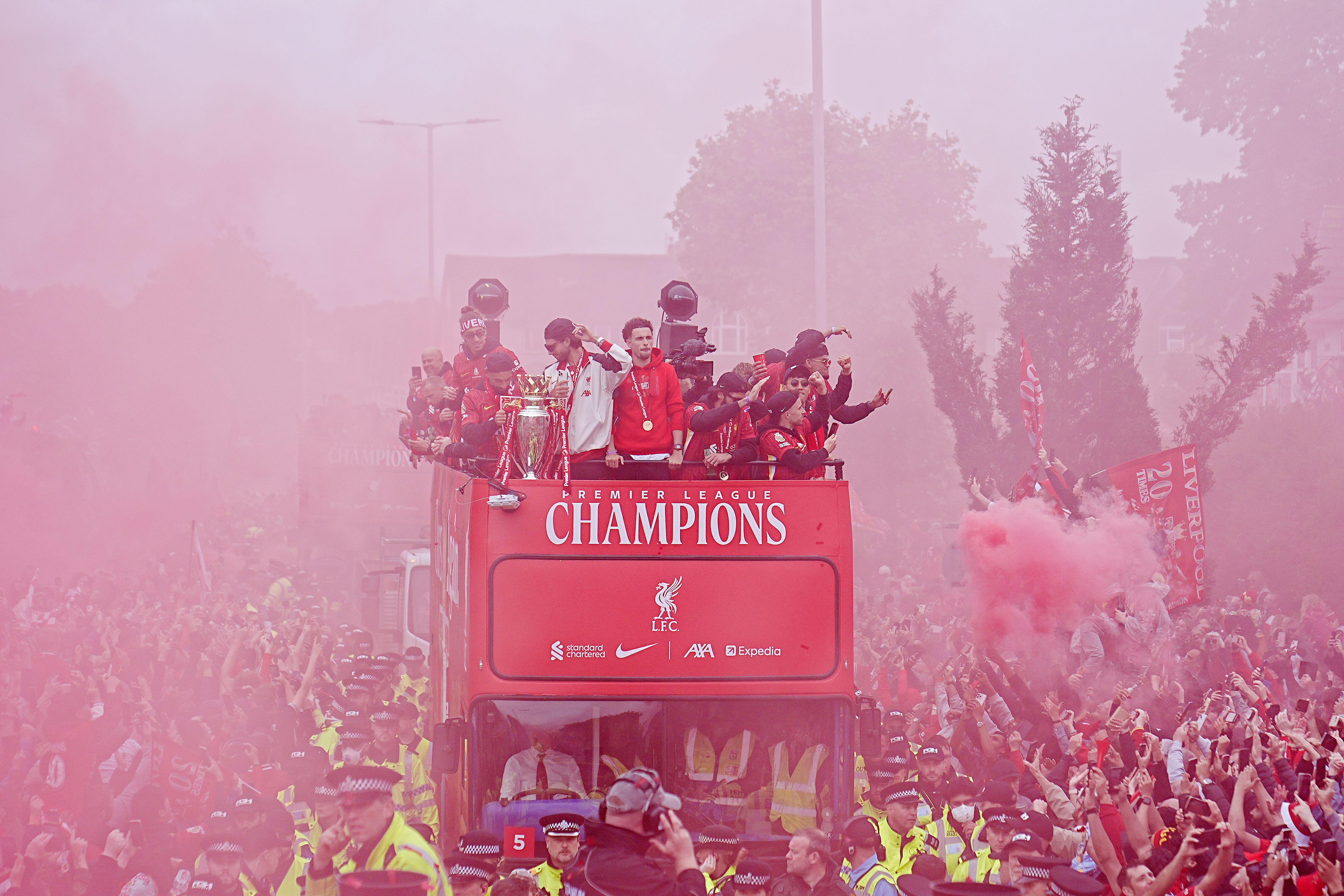 Huge crowds in Liverpool for Premier League title parade