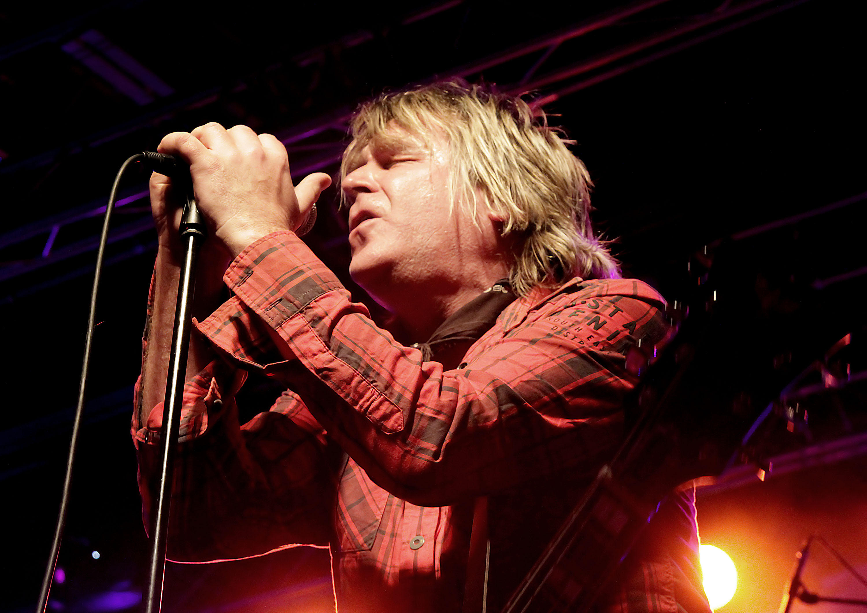 Fans to join family and friends of musician Mike Peters for his funeral ...