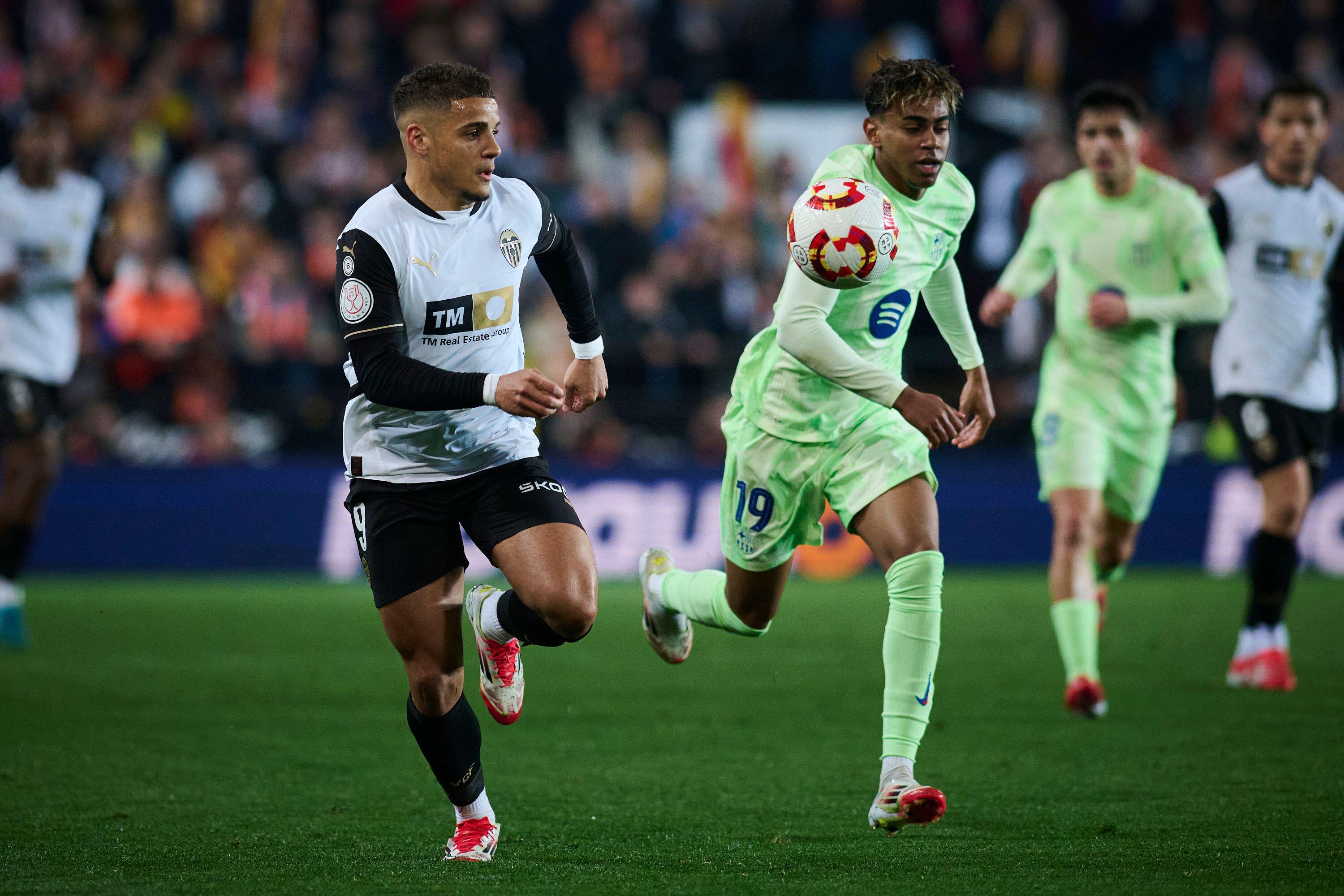 Rangers sign Max Aarons on loan from Bournemouth