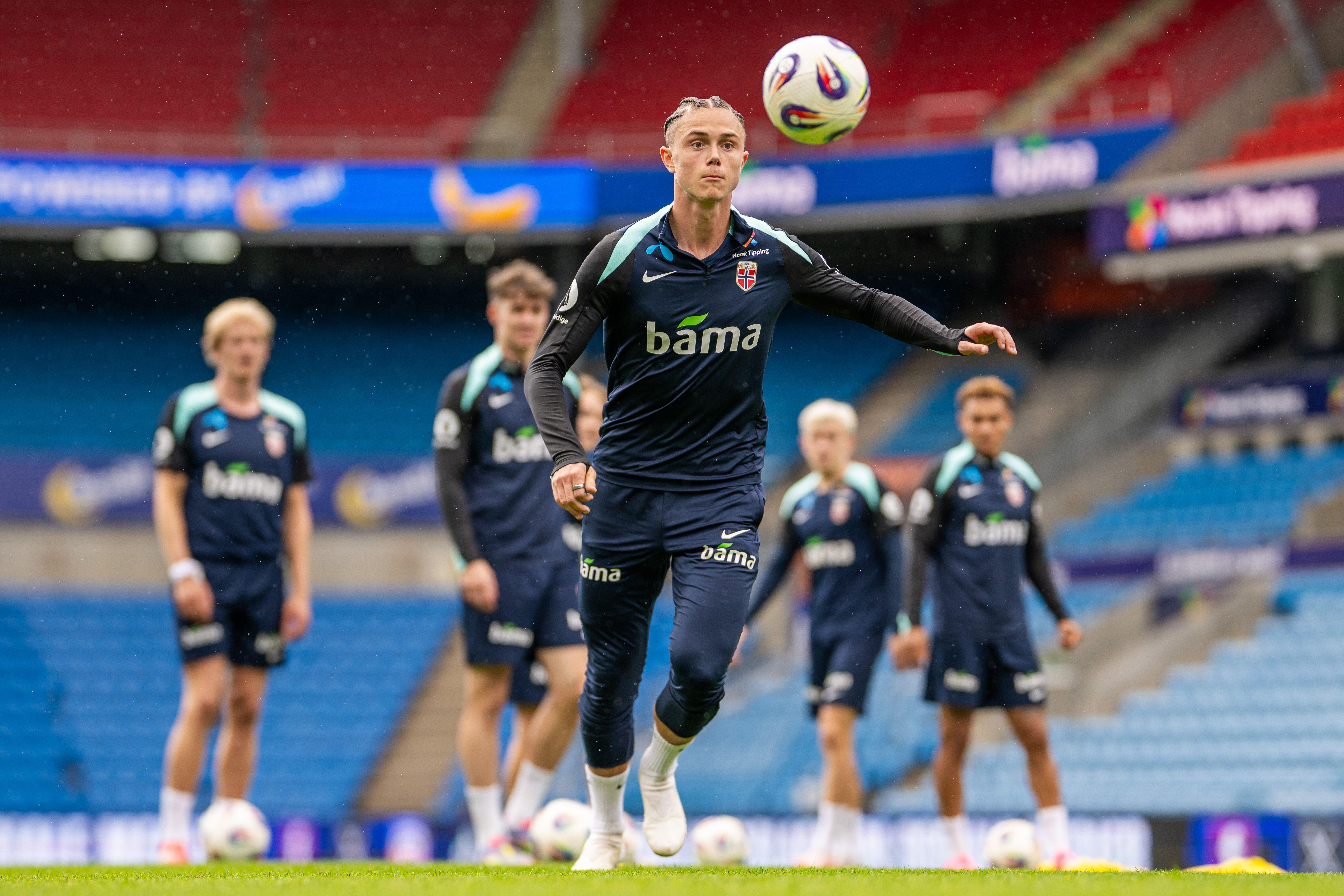 Rangers complete signing of Norway international Thelo Aasgaard