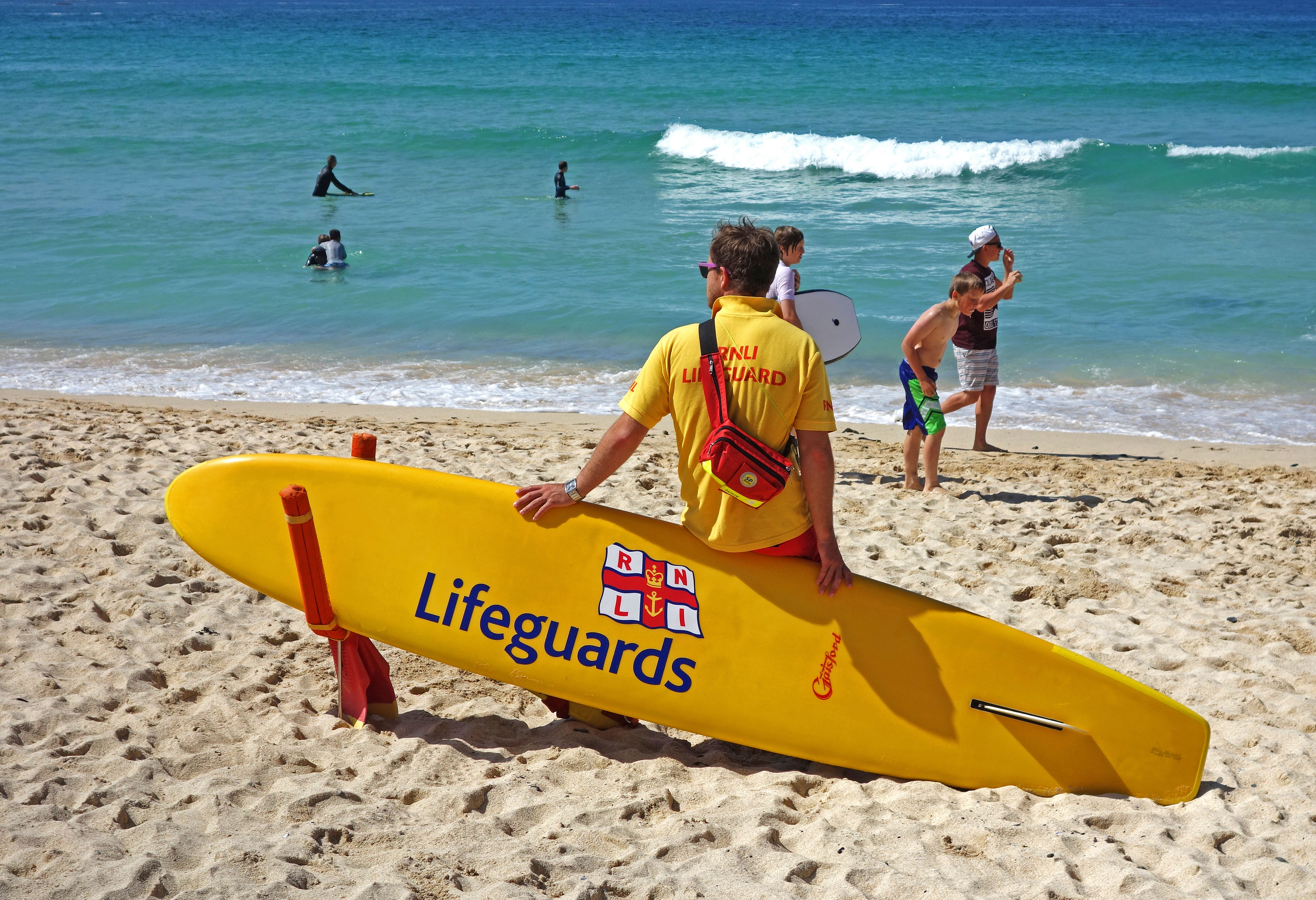 RNLI lifeguards issue safety advice as heatwave hits the South West ...