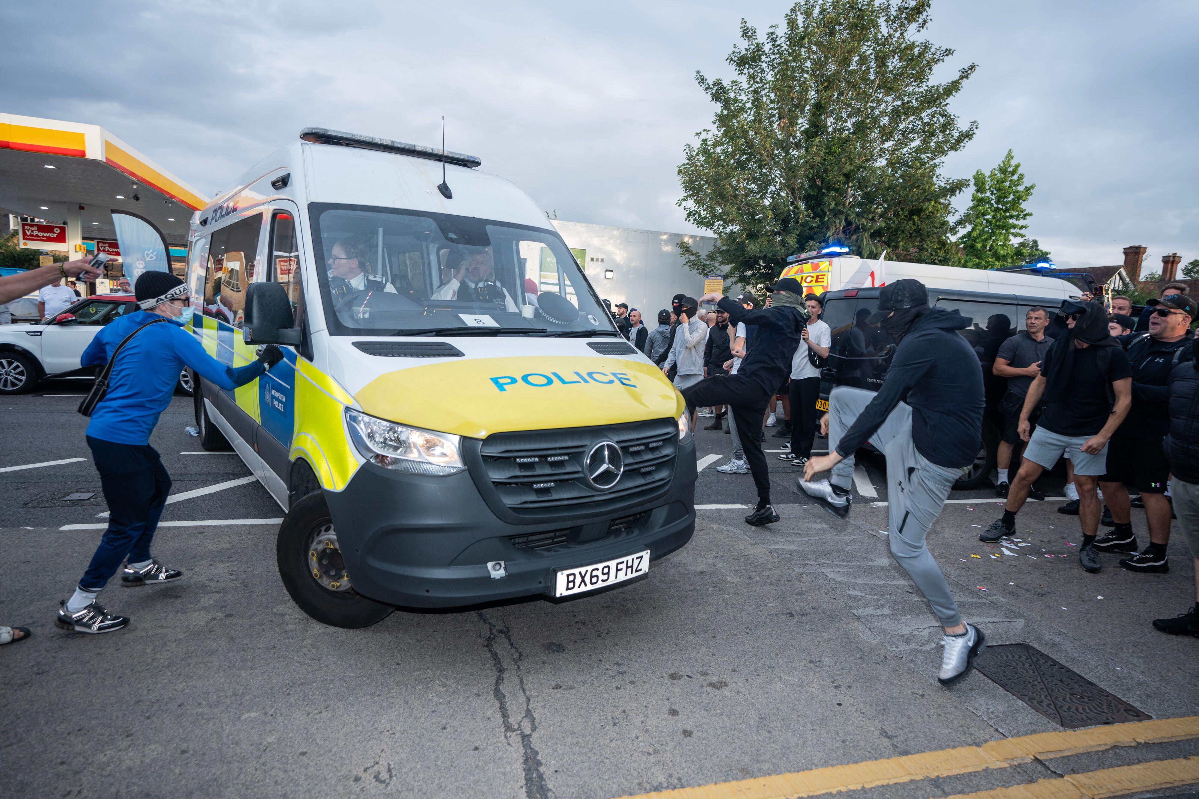 Eight police officers assaulted during protest in Epping | News - Hits ...