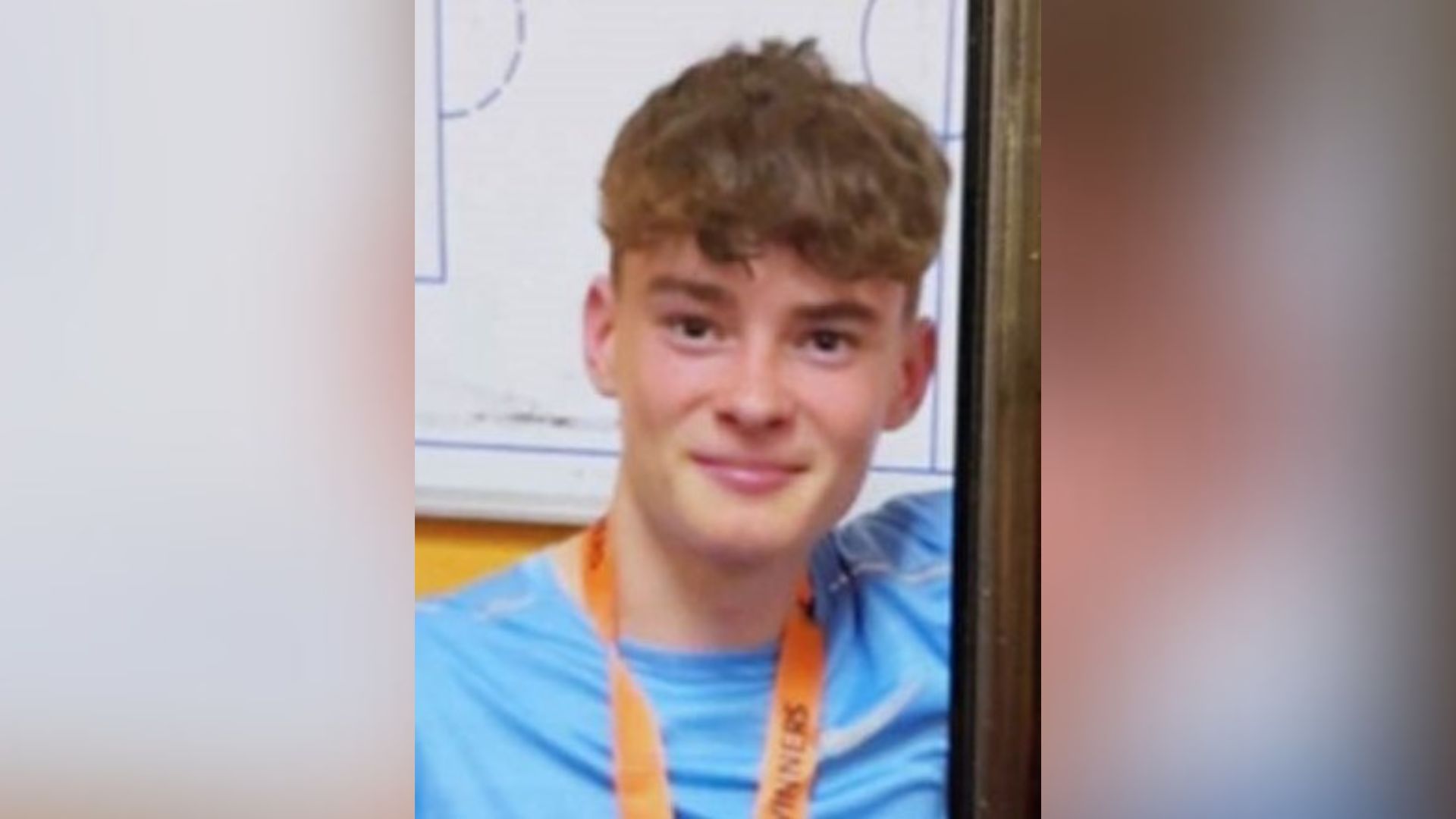 Police searching for missing teen after Fife car crash
