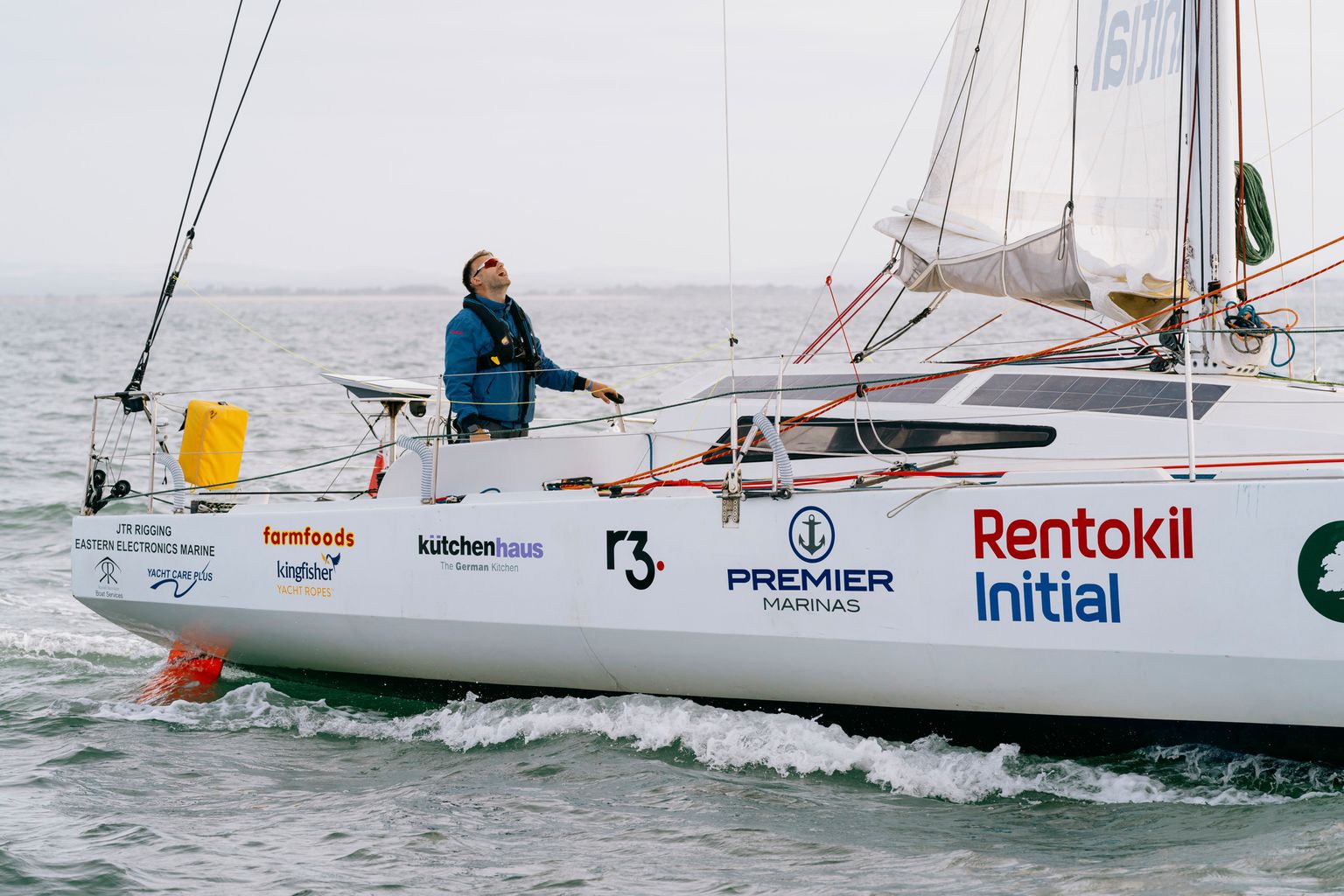 man sets sail from Gosport Marina on solo circumnavigation of the world