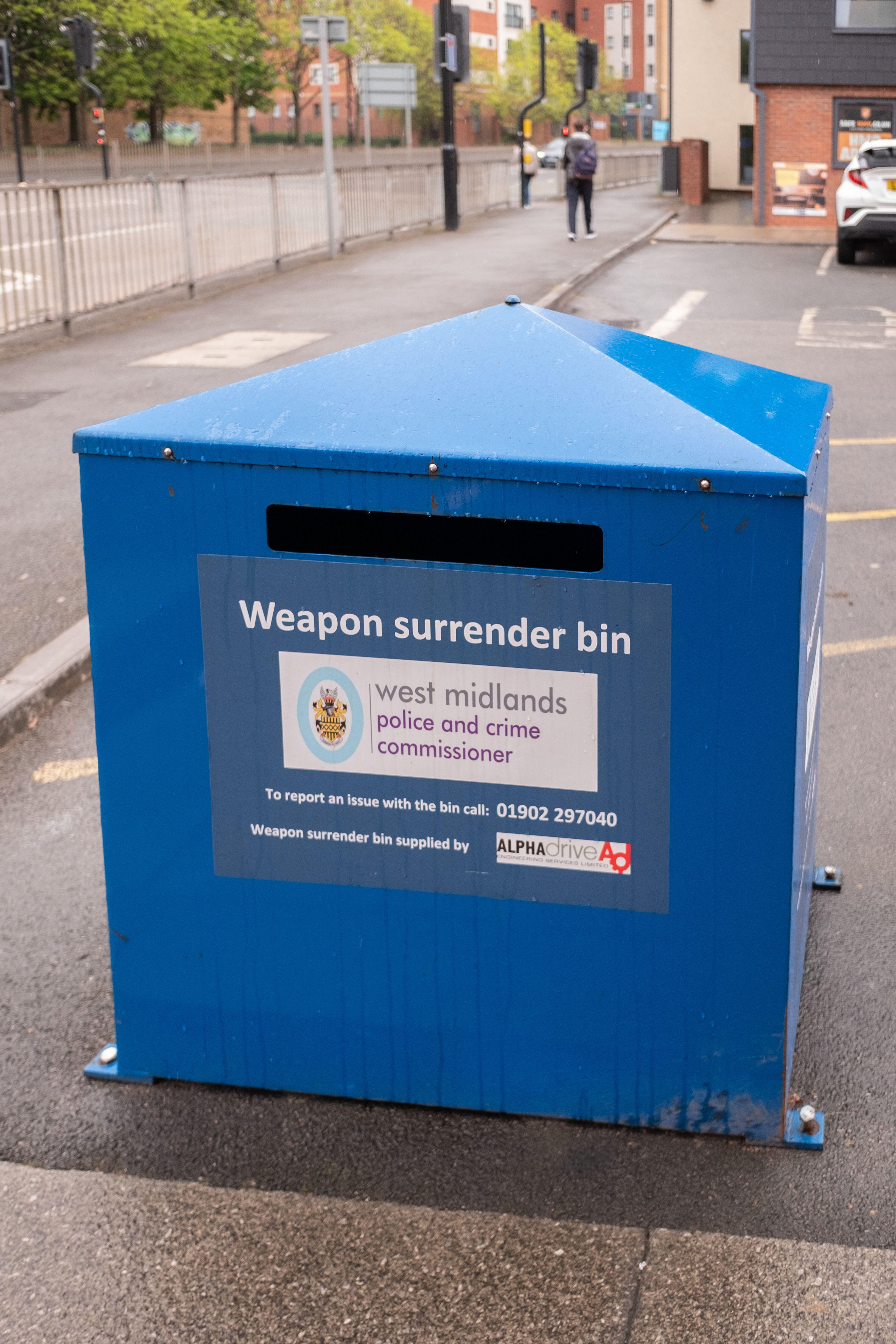 Big increase in weapons surrendered outside Brierley Hill boxing club ...
