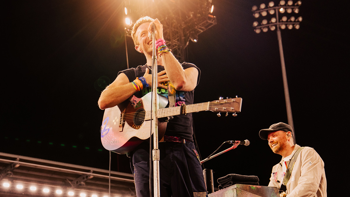 Chris Martin comments on kiss cam 'debacle' at Coldplay's Hull concert