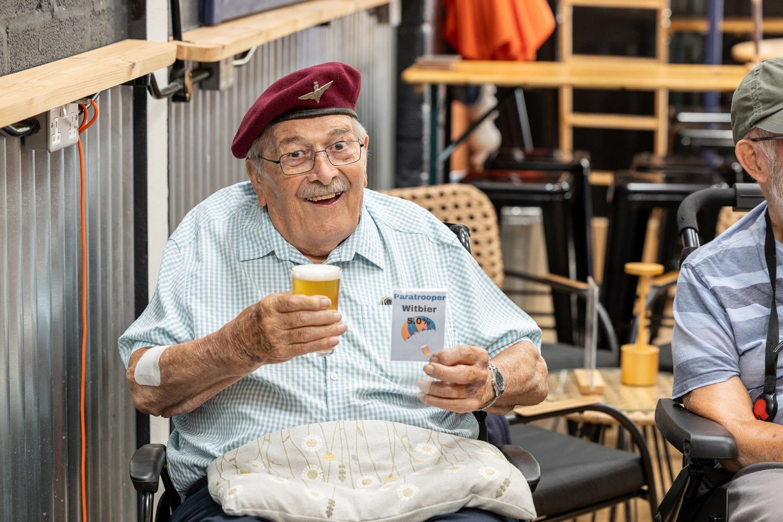 Tap room offers happy landing for 94 year old Parachute Regiment ...