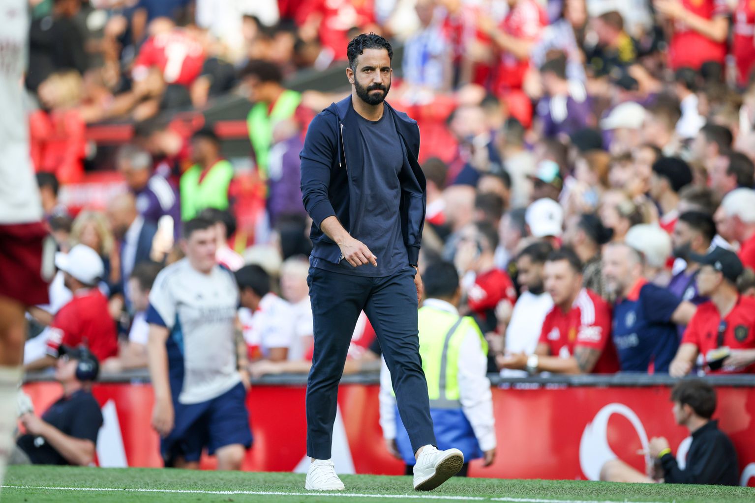 Man Utd boss targets high levels of performance and consistency