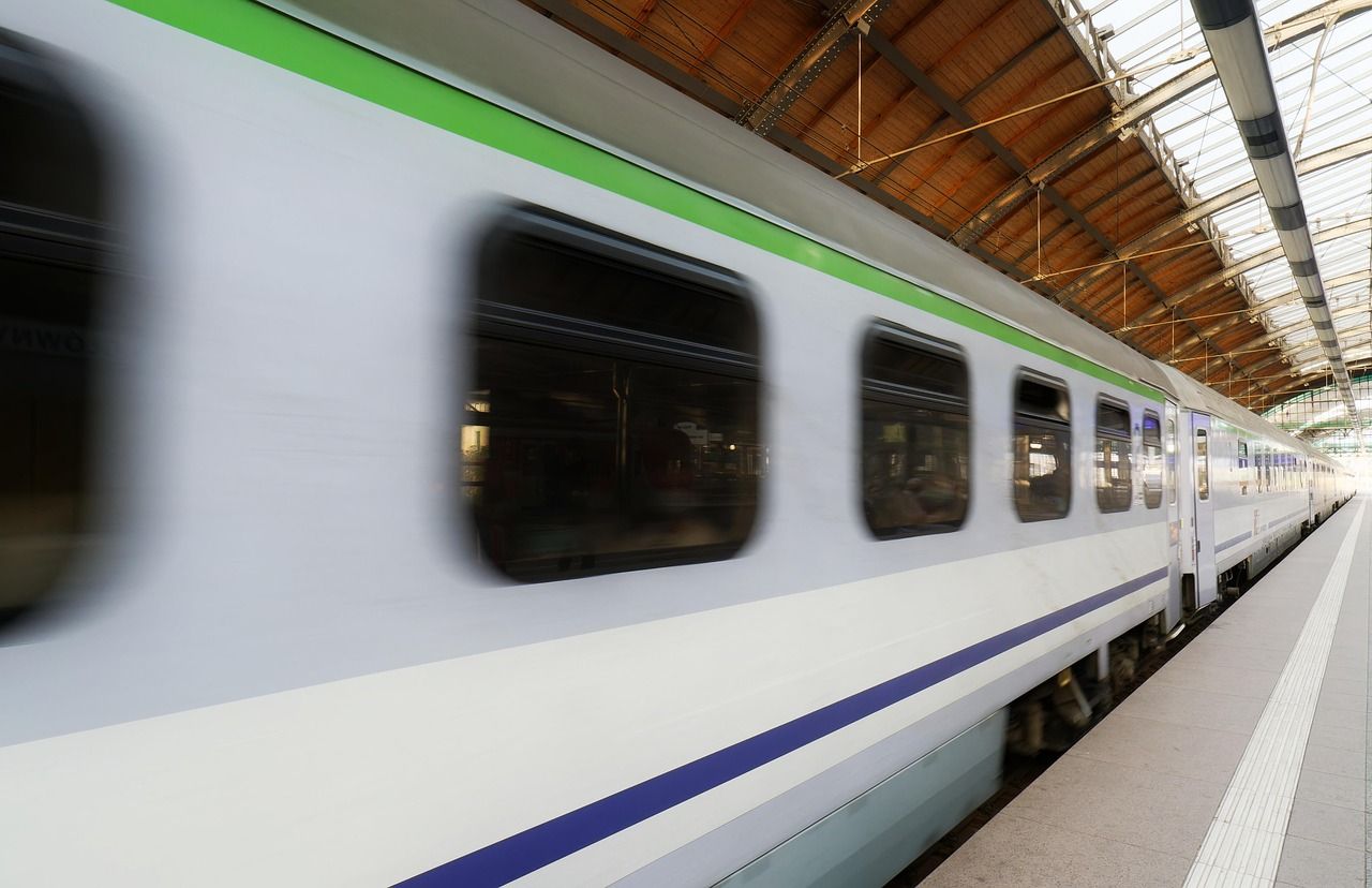 Northern trains revenue protection and gateline staff with RMT to strike
