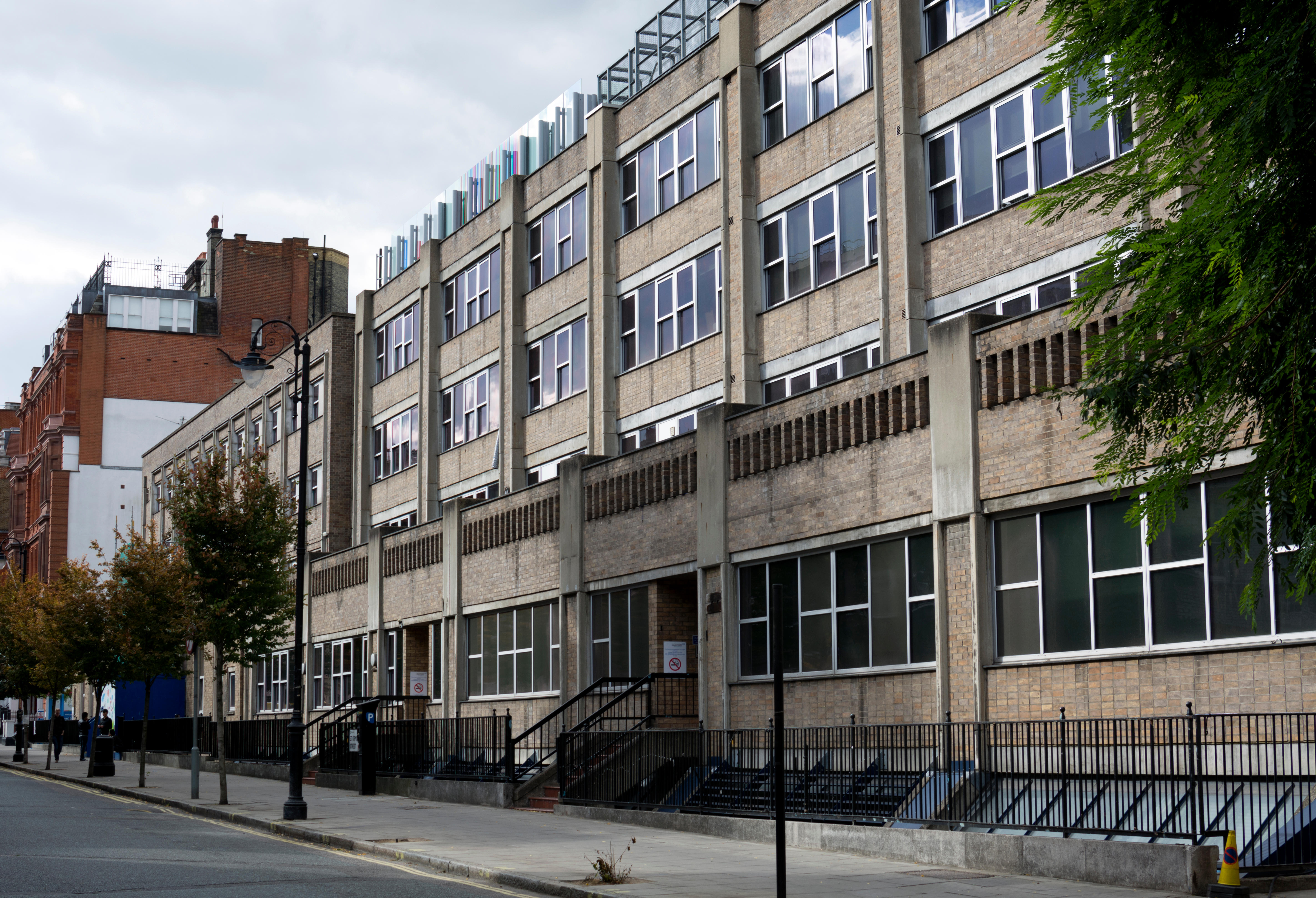 AI, enhancing the 'human connection' of the NHS | News - Hits Radio ...