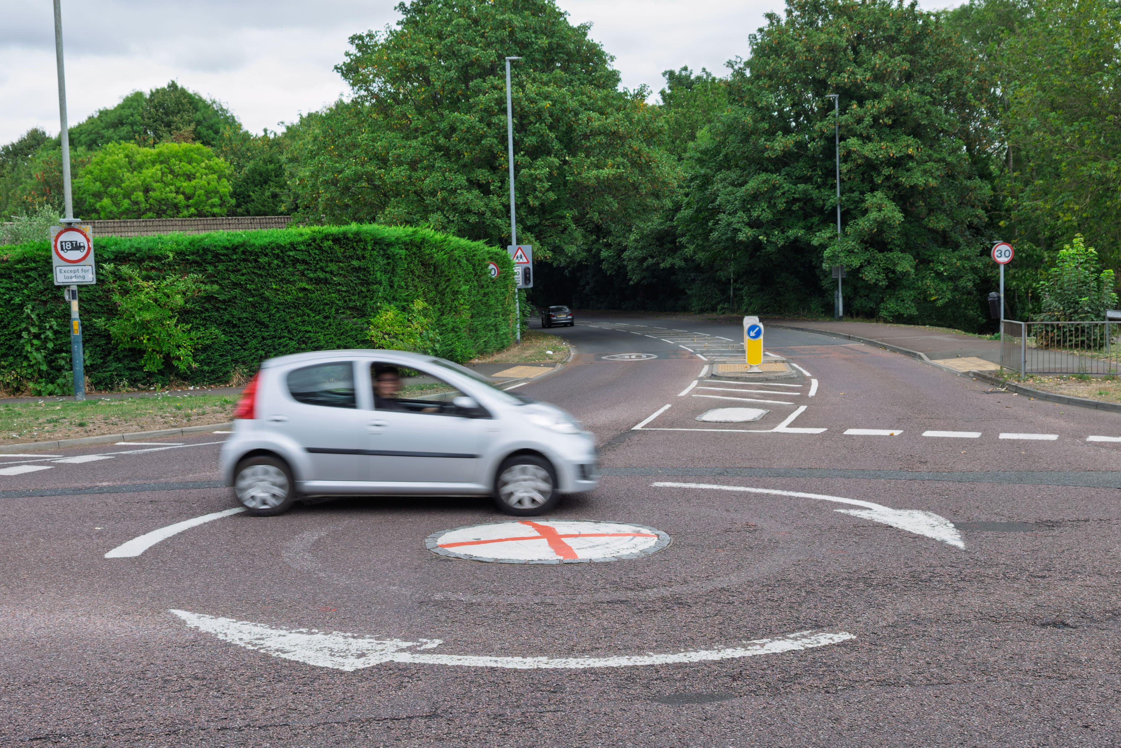 Thousands to be spent cleaning St George's Cross from Dorset roundabouts