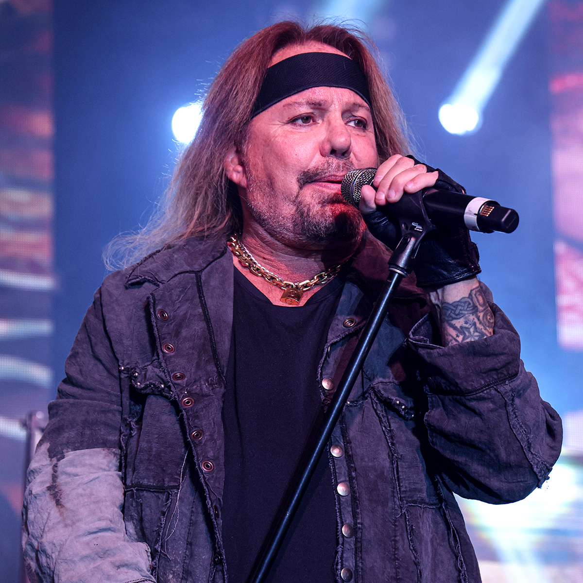 Mötley Crüe frontman Vince Neil reveals he suffered a stroke