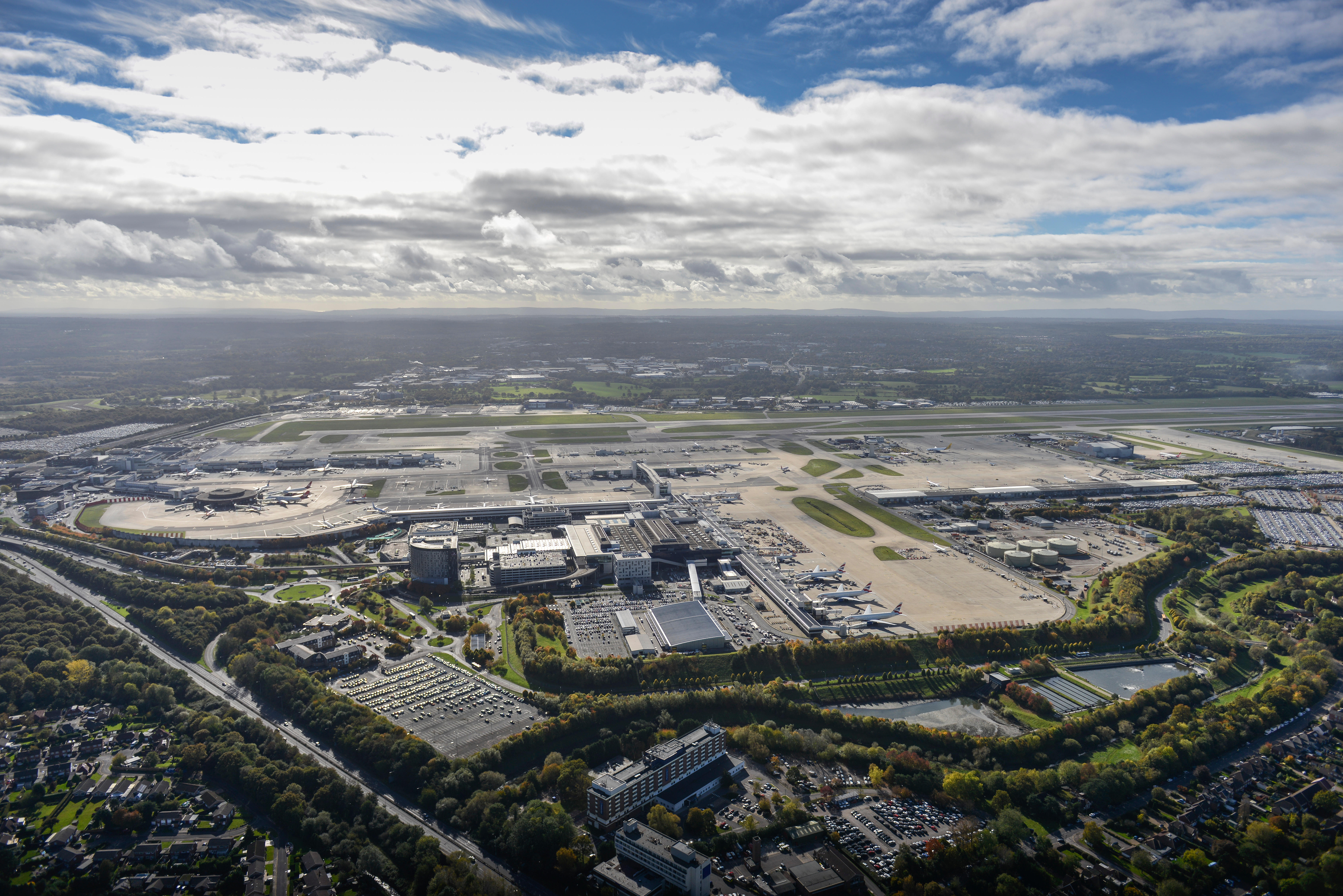 Transport Secretary approves second Gatwick runway