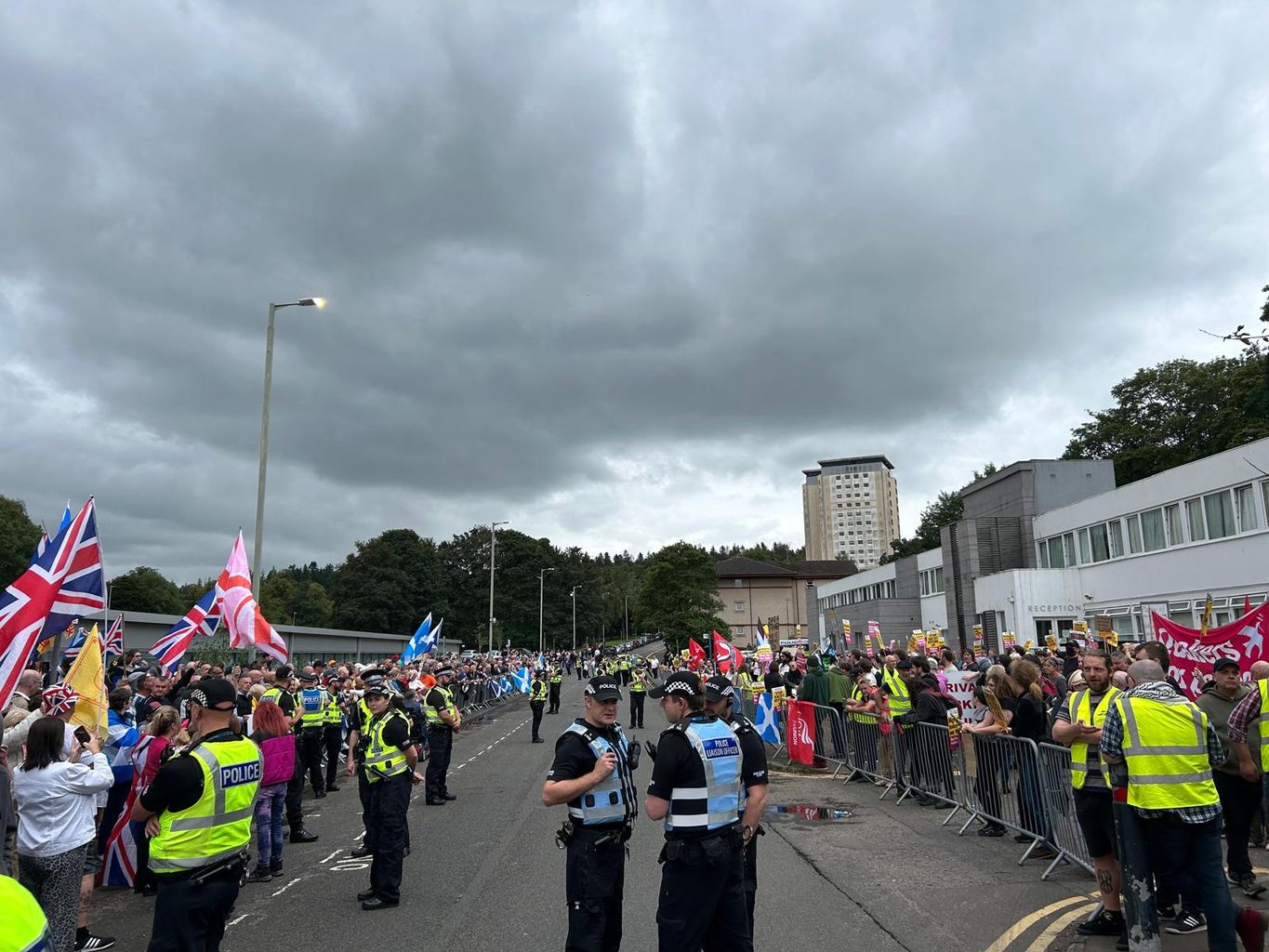 Nigel Farage's rally in Falkirk sparks unity march and political ...