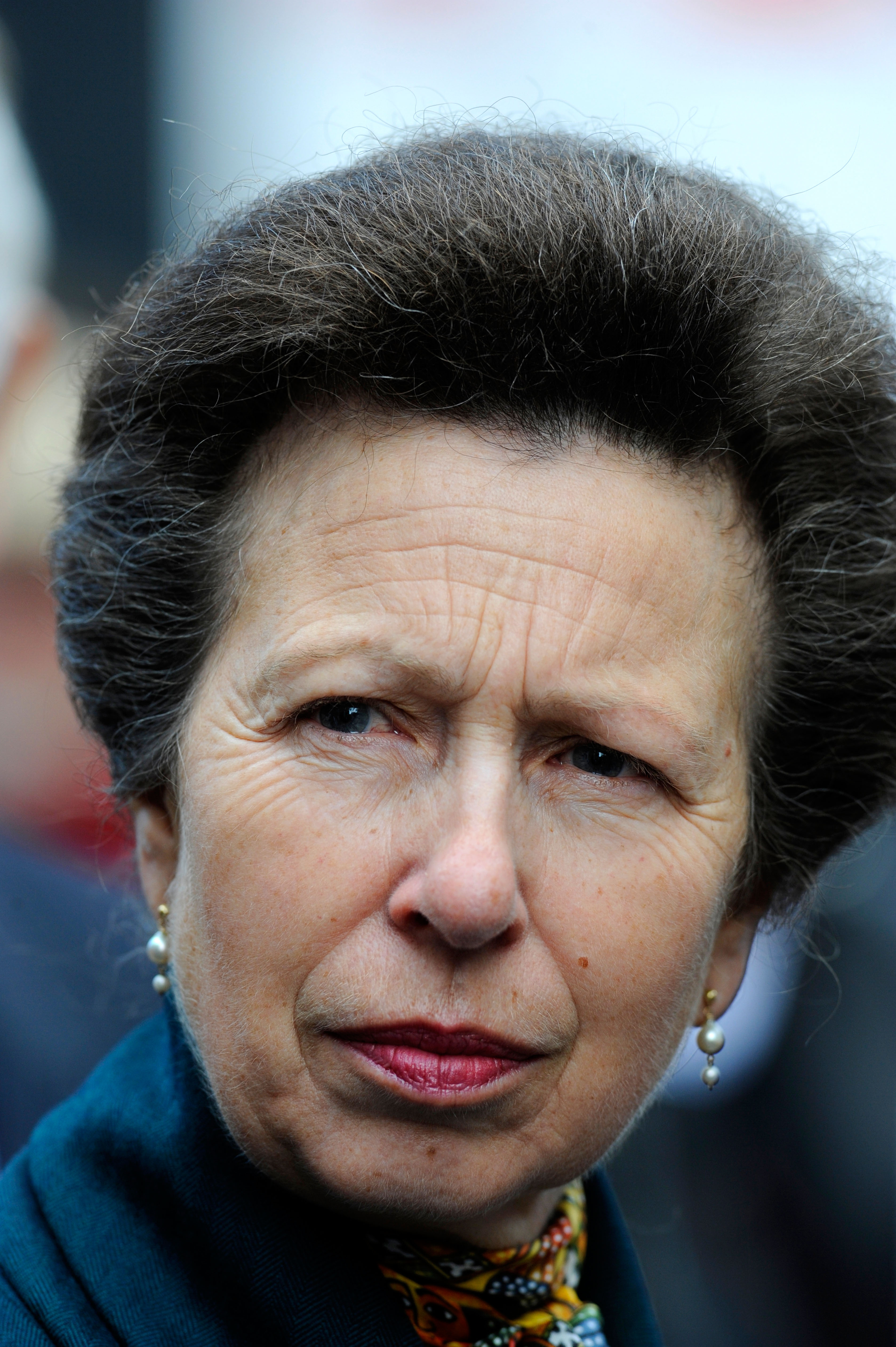 Anne leaves teddy in personal tribute to child victims on surprise ...