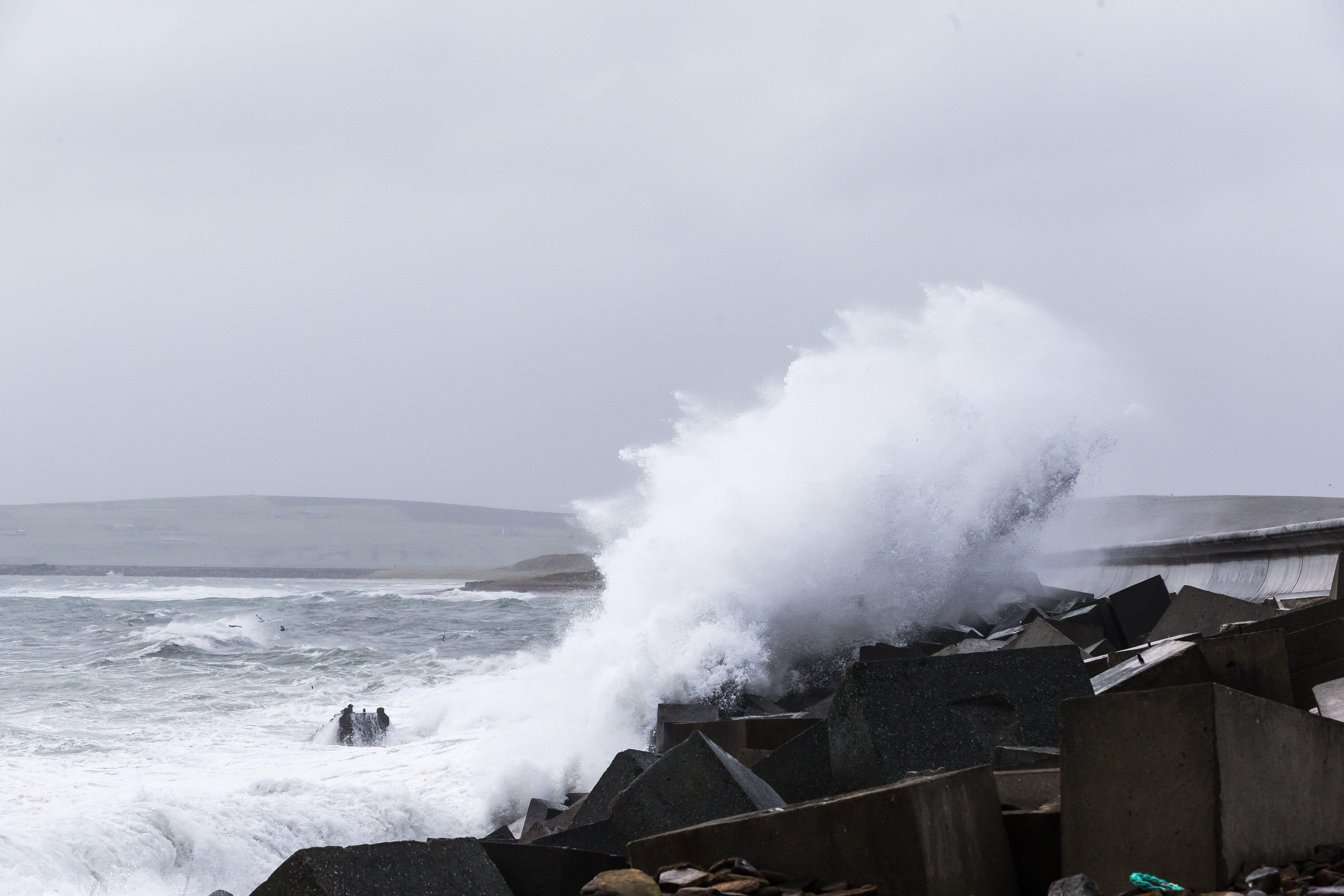 Amber weather warning issued as 95mph gales set to hit Scotland | News ...