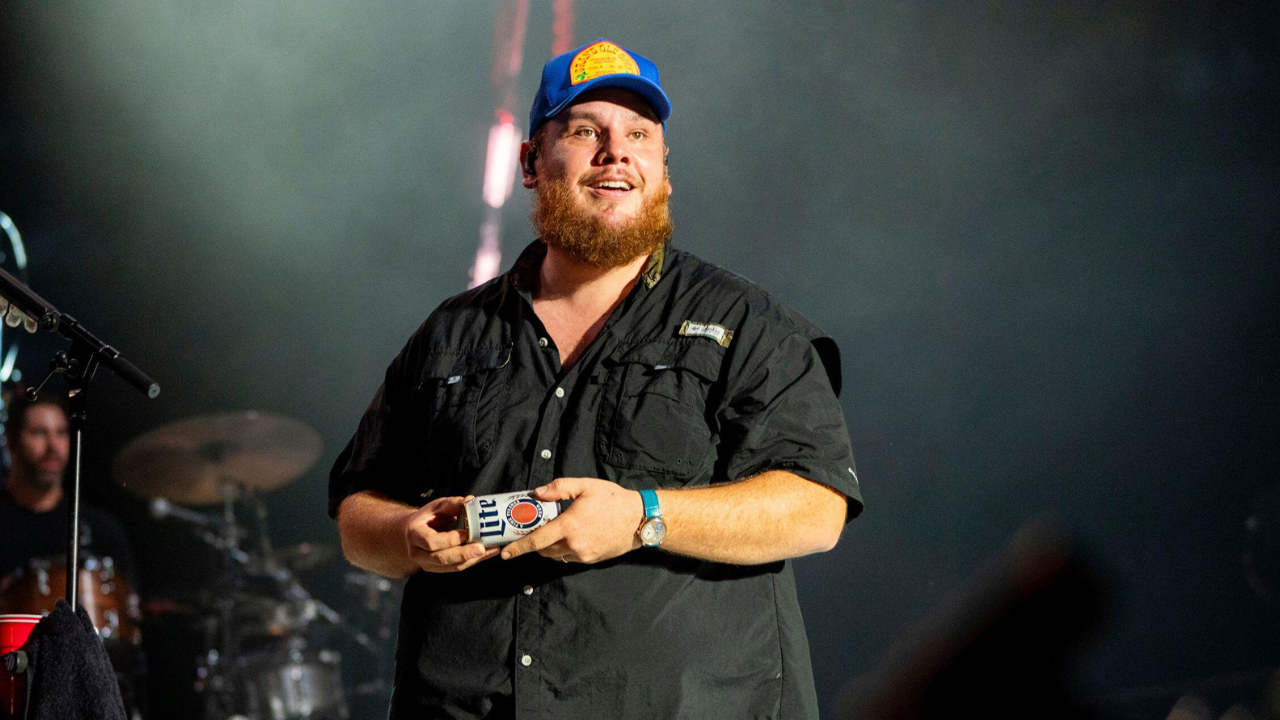 Luke Combs announces HUGE outdoor Irish show next summer