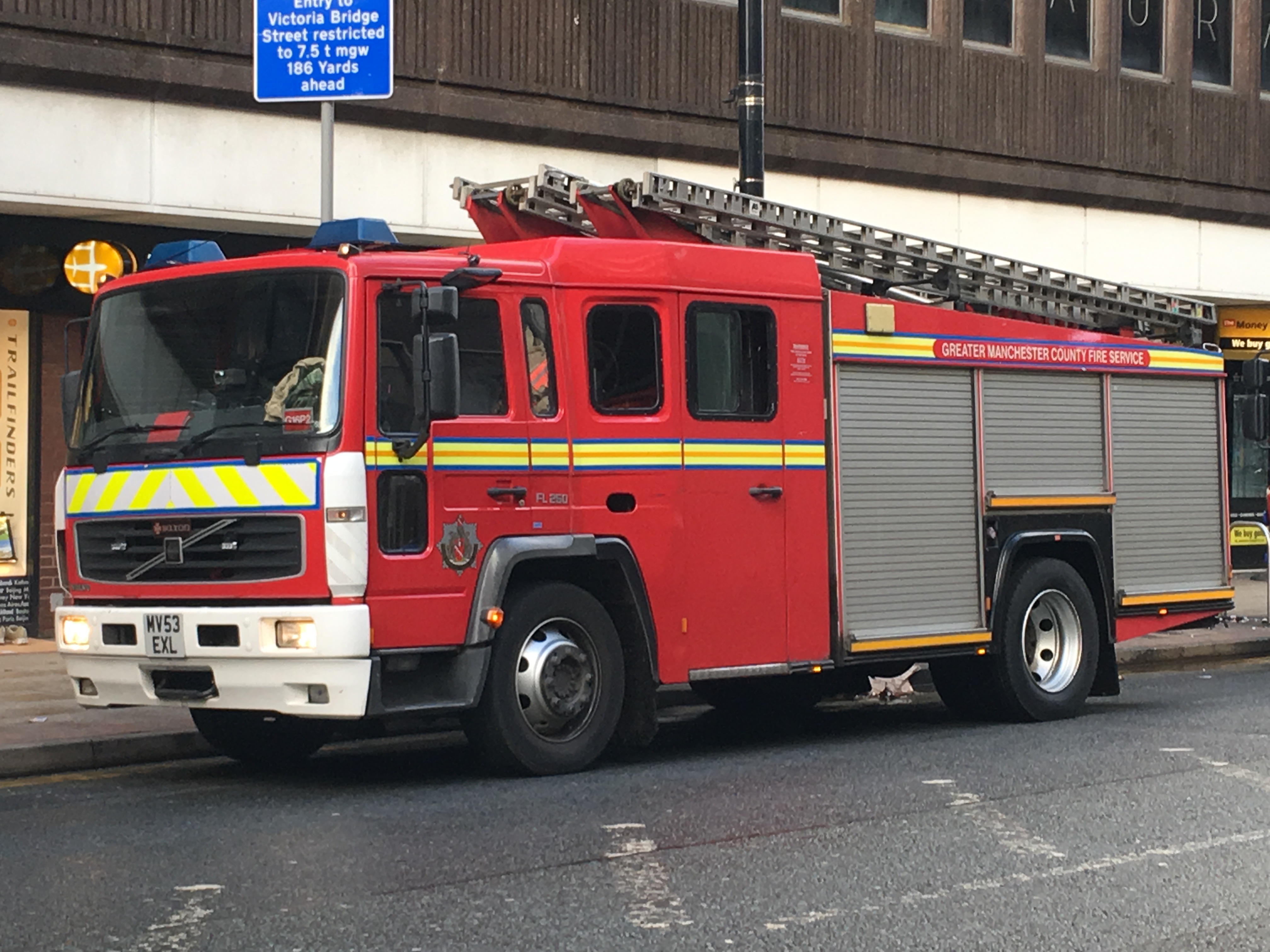 Fire breaks out at derelict Narrowcliff hotel in Newquay