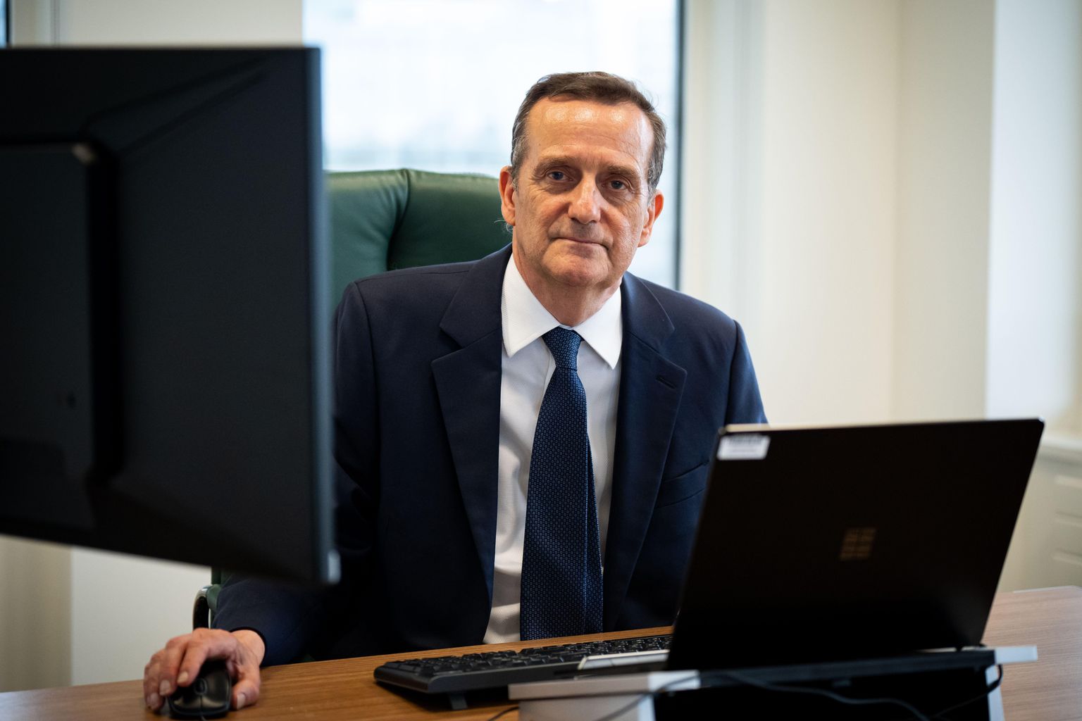 Tories seek to keep up pressure over collapse of Chinese spying case ...