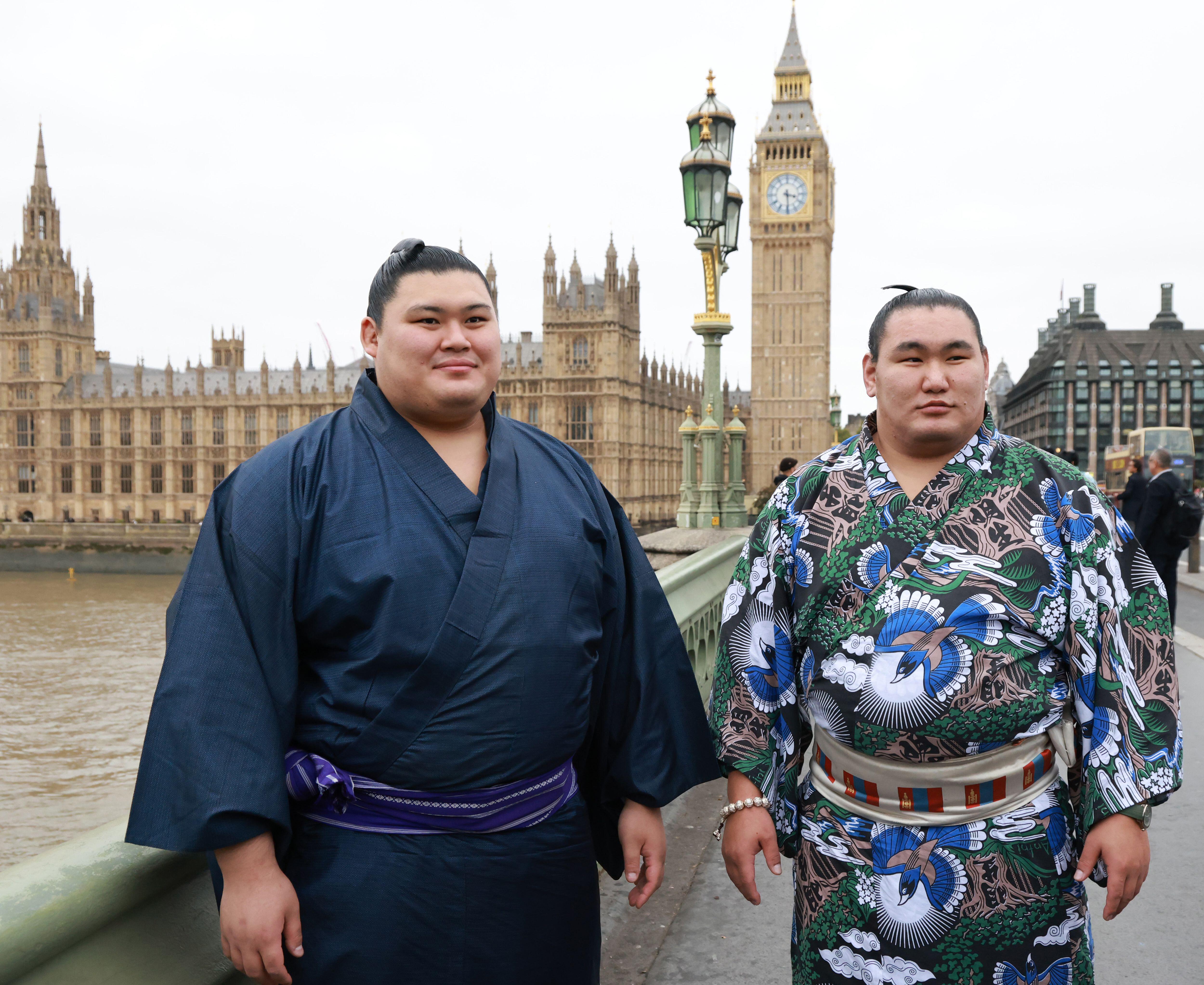 Sumo wrestlers explore the sights of London | News - Hits Radio (London)