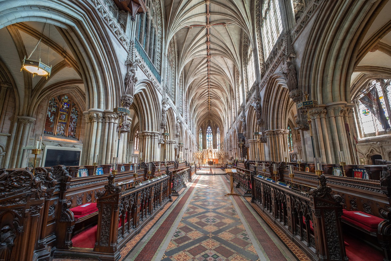 King Charles heckled over Andrew at Lichfield Cathedral visit | News ...