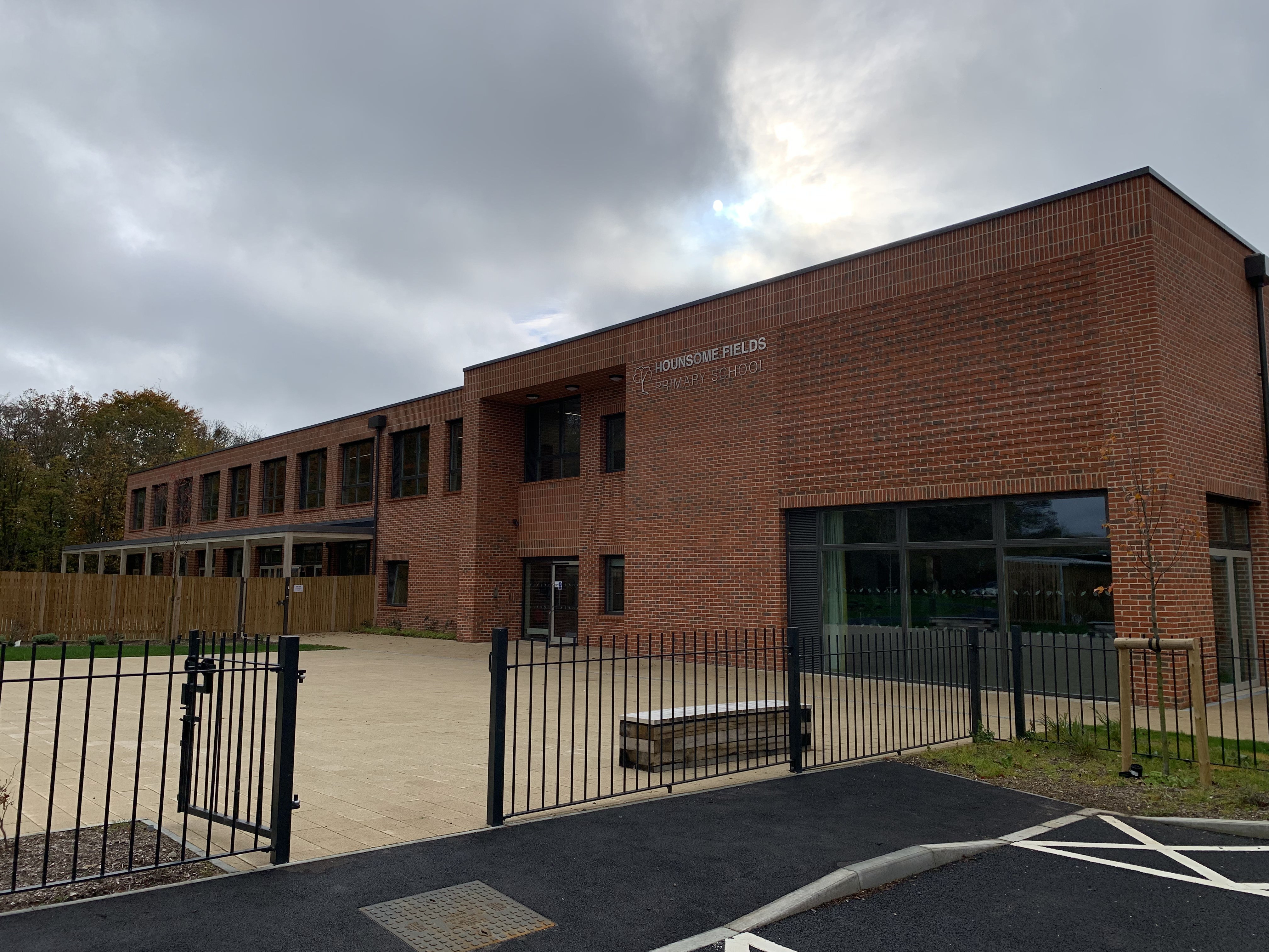 New primary school officially opened in Basingstoke