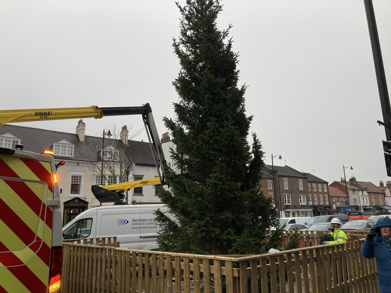 "Miserable" Christmas tree in Yarm replaced