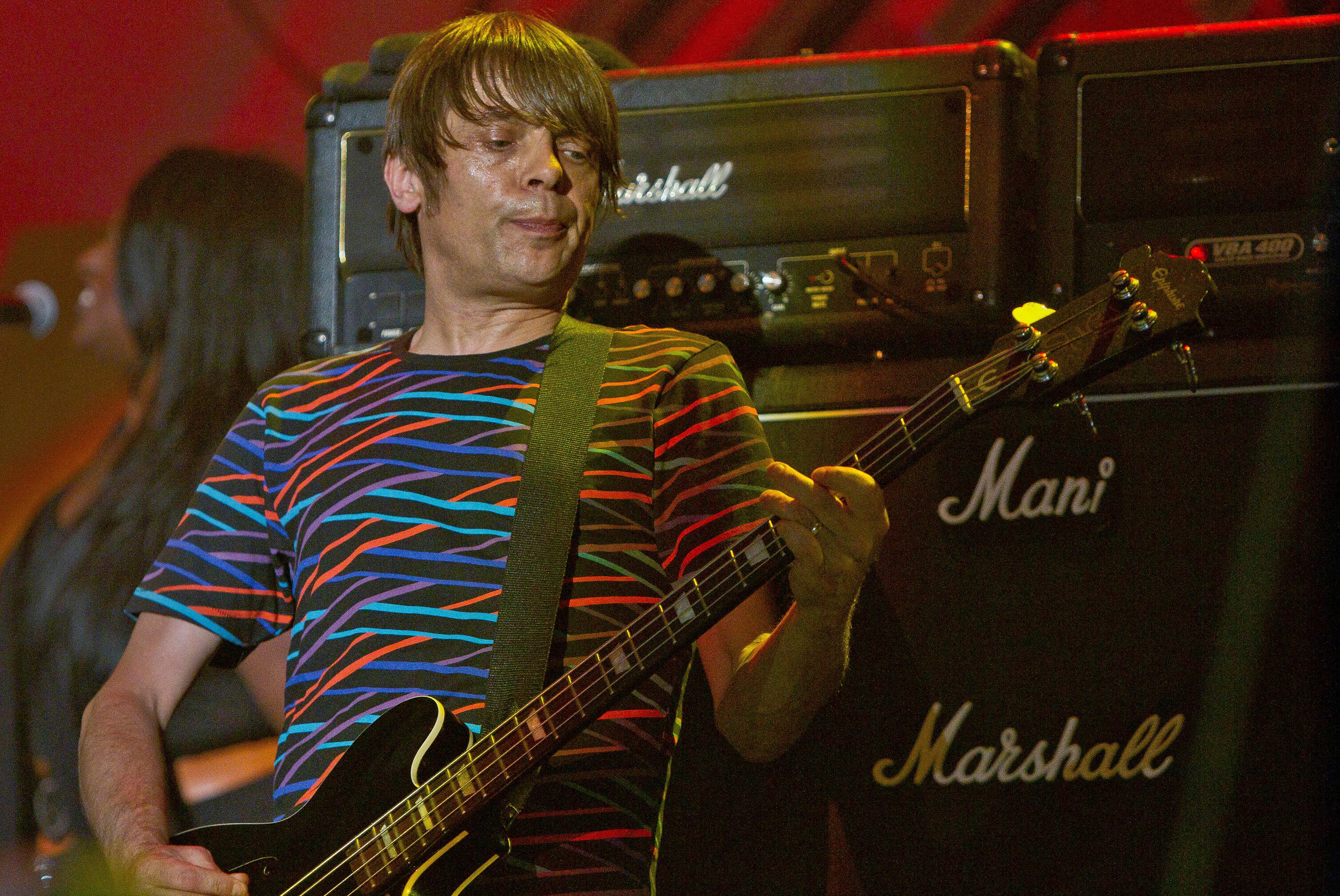 The Stone Roses and Primal Scream bassist Gary 'Mani' Mounfield dies ...