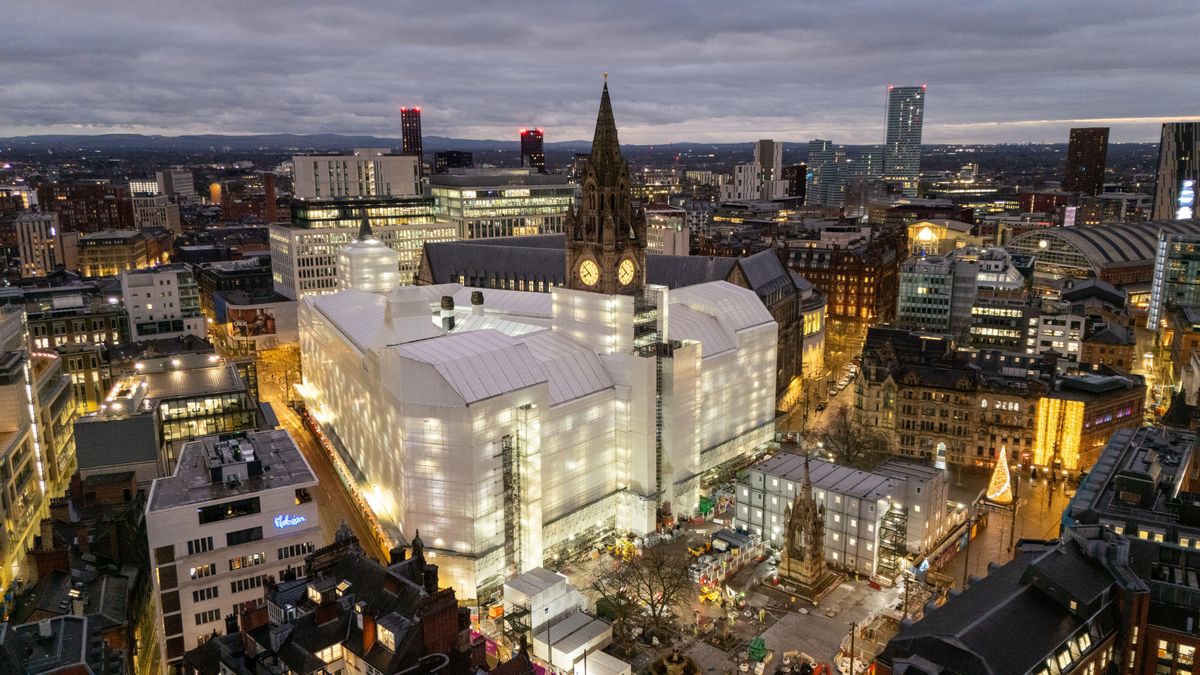 Manchester Town Hall refurbishment to cost an EXTRA £95 million