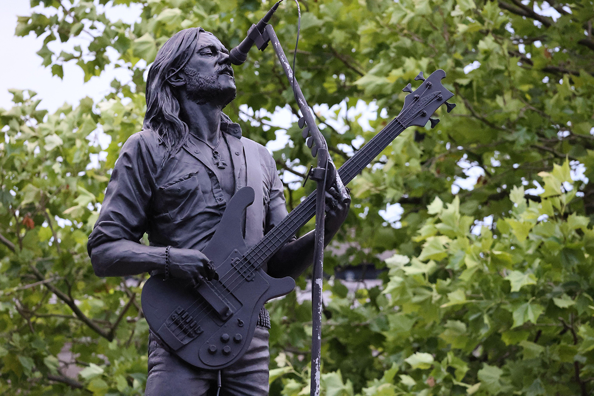 Sculptor who created Lemmy statue in Burslem receives prestigious award