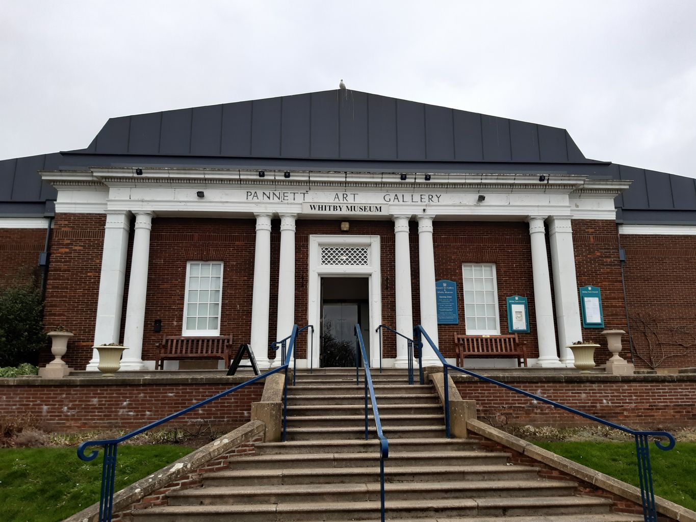 Council "sorry" for lack of Christmas lighting in Whitby | News ...