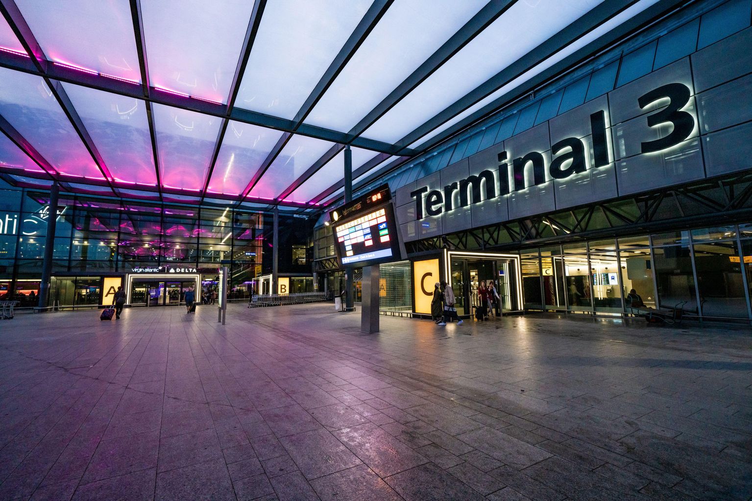 Arrest after suspected pepper spray assault at Heathrow Airport | News ...