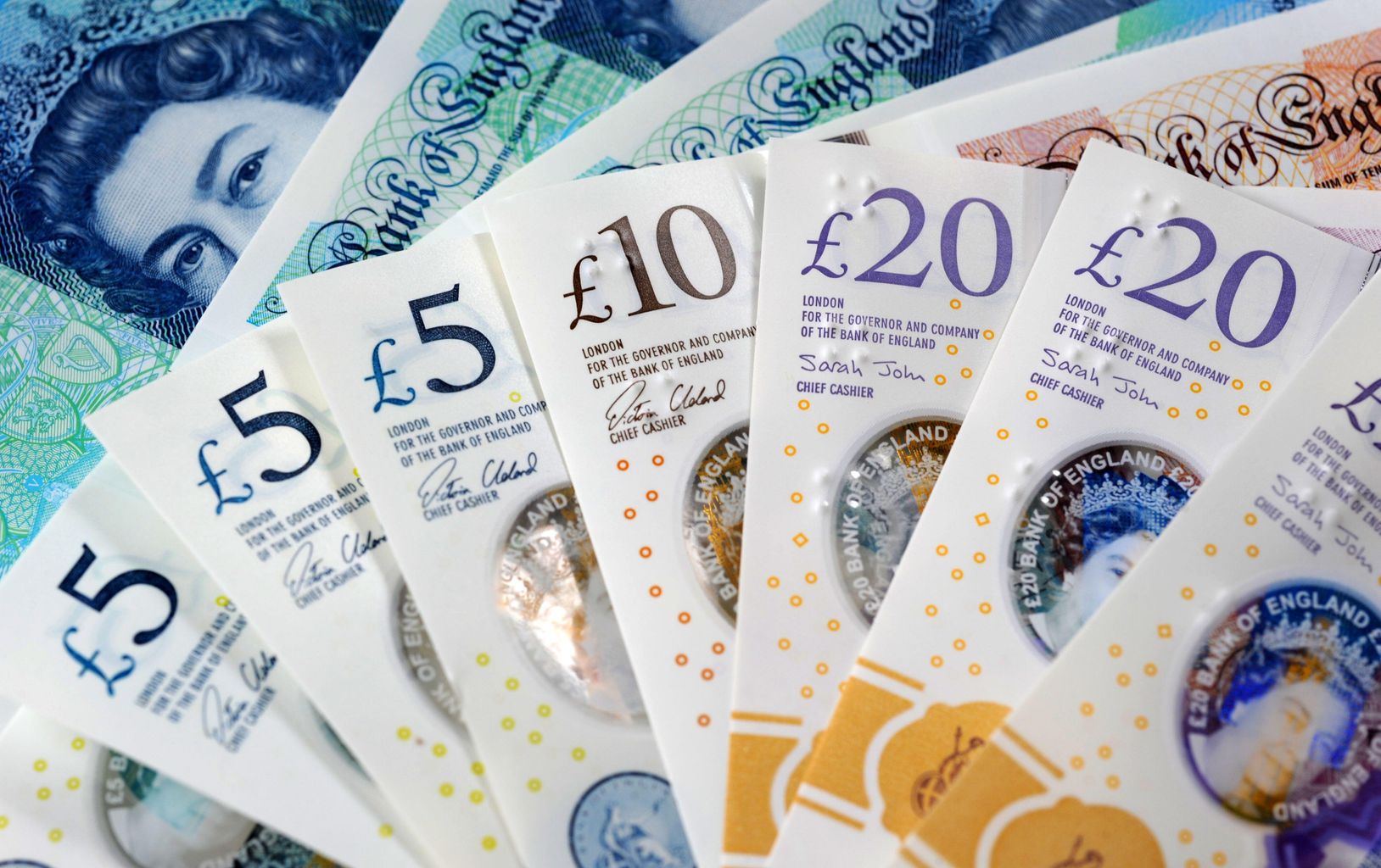 Police issue warning after fake banknotes used in Hertfordshire | News ...