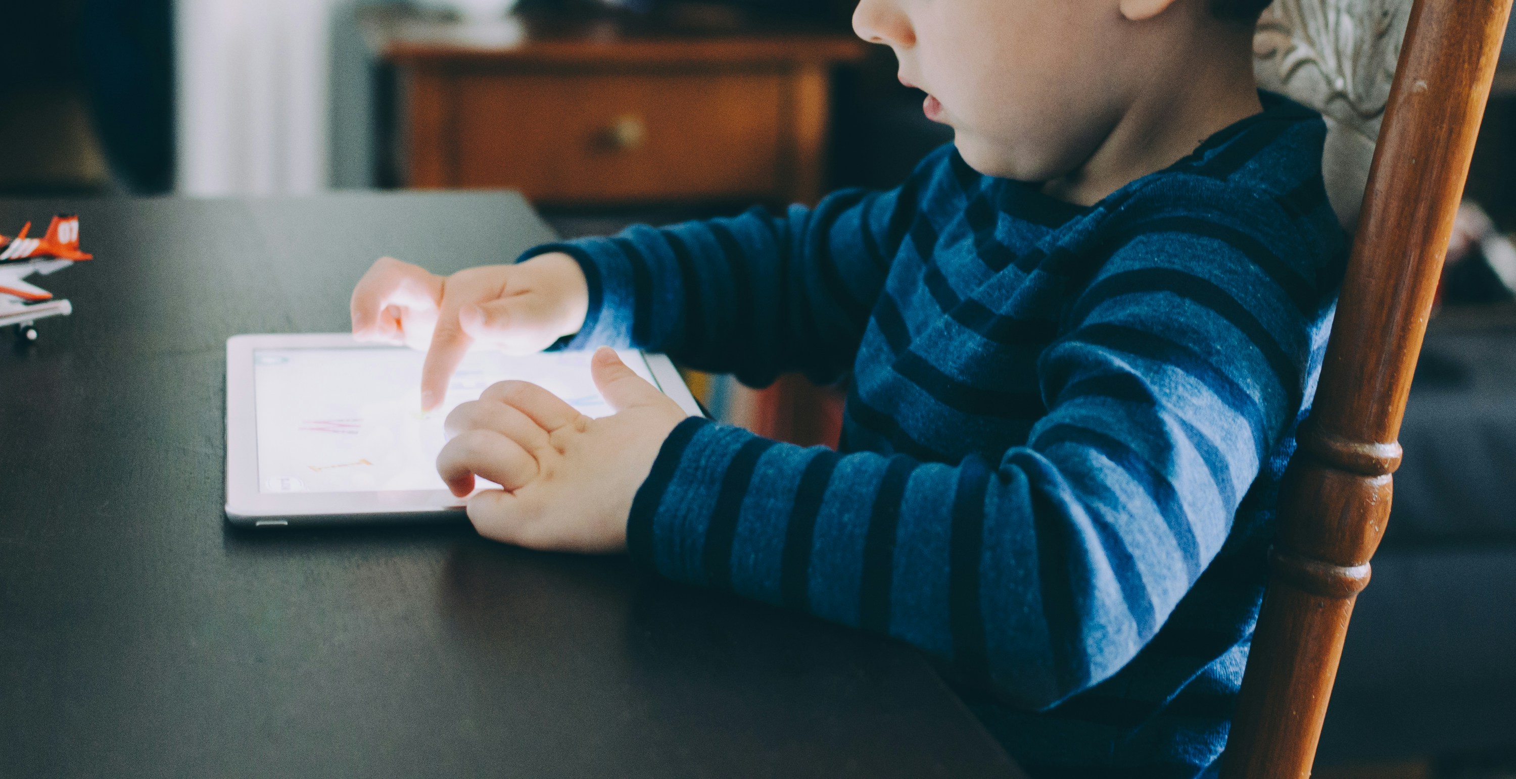 Researchers warn of "blind spot" surrounding screen time for babies