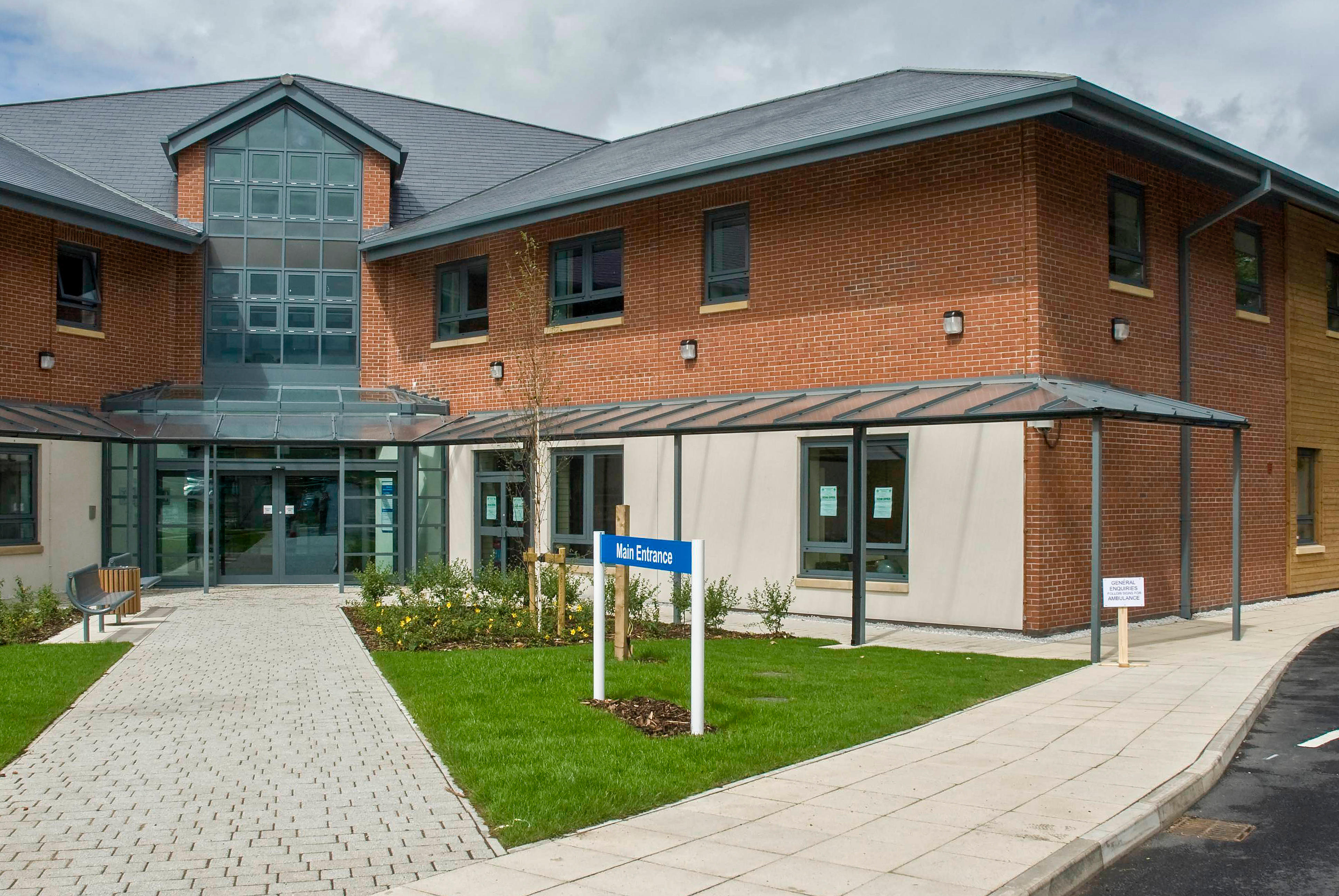 Hospital staff attacked with 'crowbar' after man denied appointment