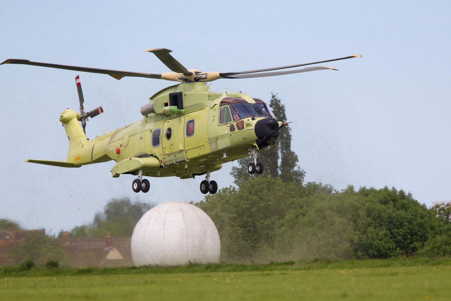 Govt "will not be timed out" amid fears over helicopter contract