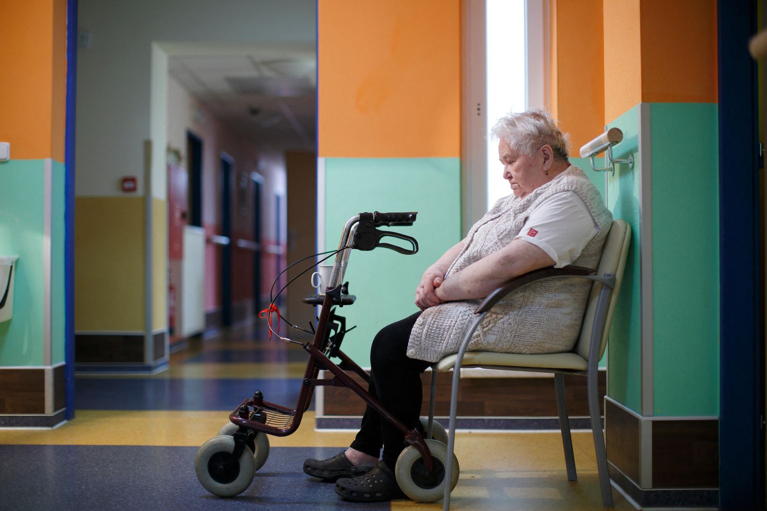 Patients face 'torture' in 'broken' system of NHS corridor care, nurses ...