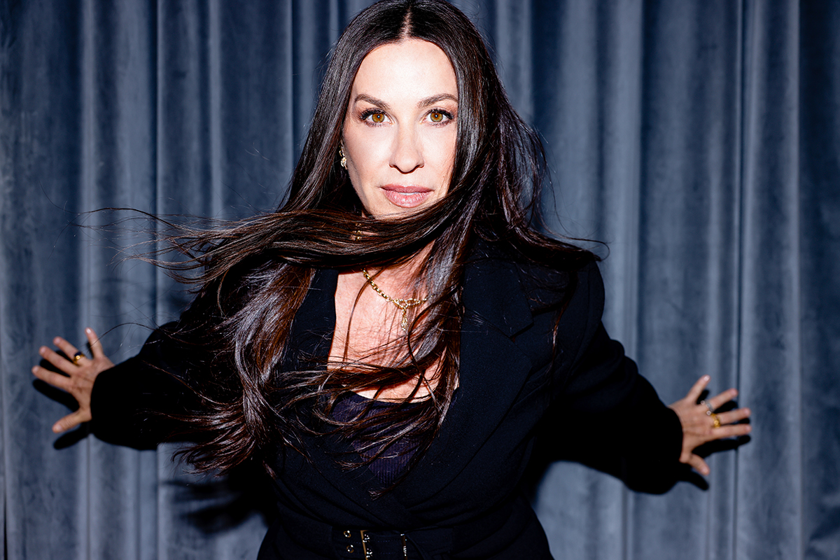 Alanis Morissette to receive prestigious songwriting award