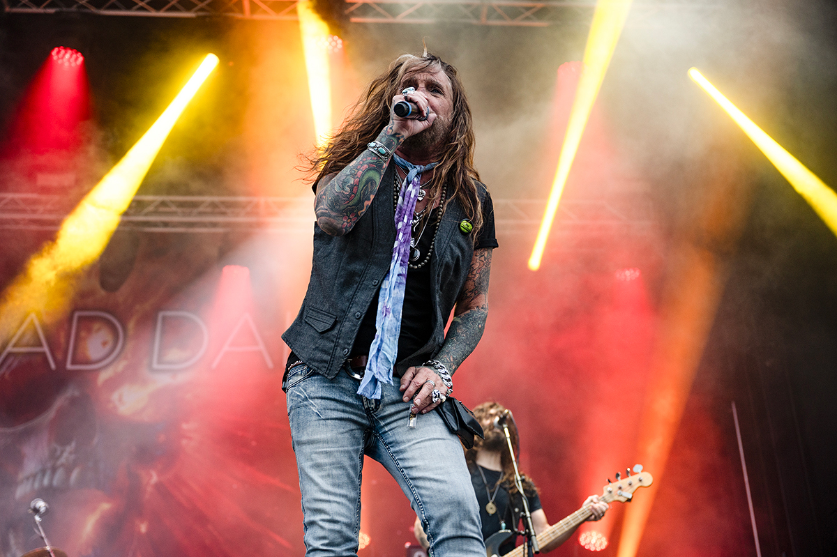 John Corabi announces debut solo album and premieres nostalgic single