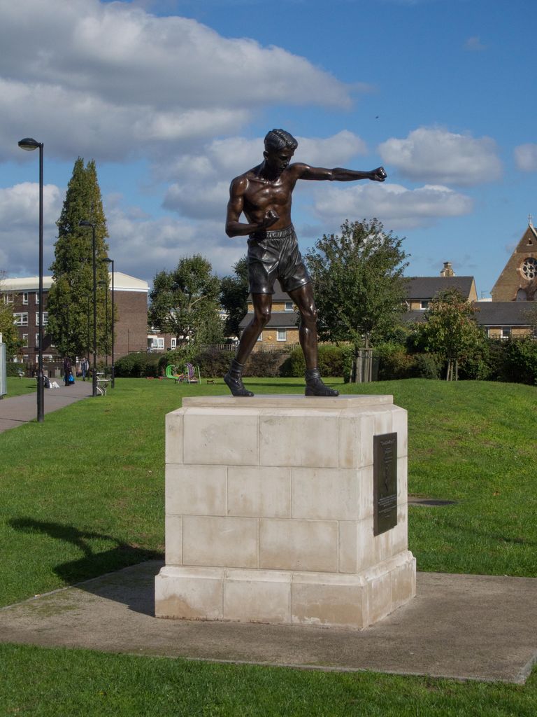 Boxing statue stolen from park in East London