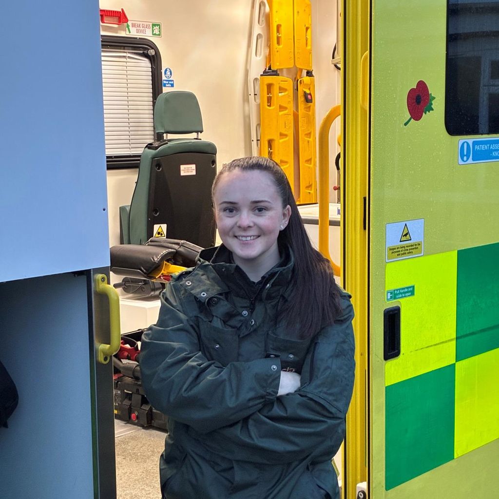 Benfleet apprentice paramedic "inspired" to help people in her career ...