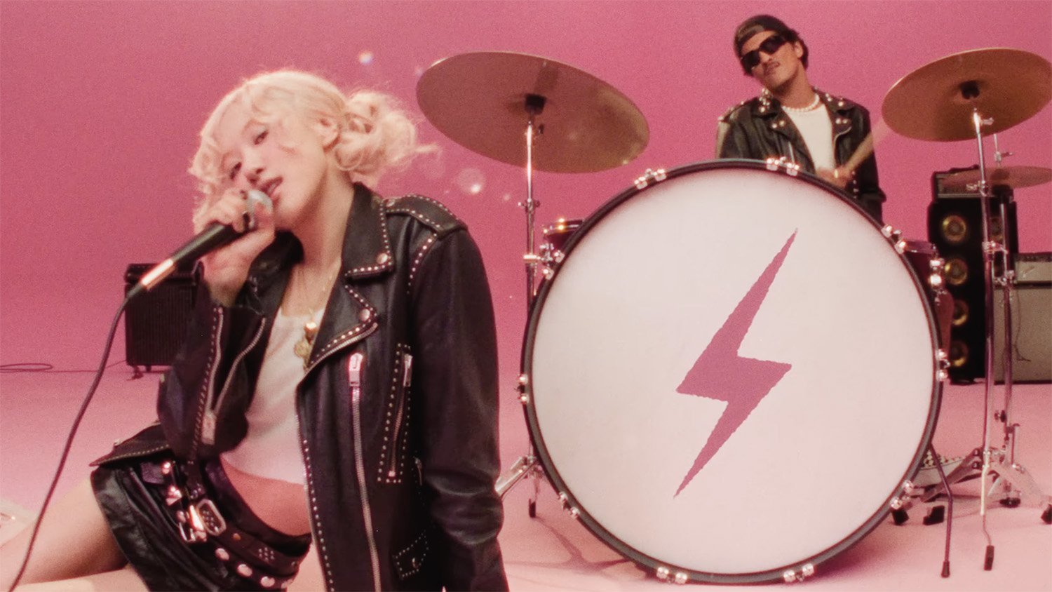 The story behind Rosé and Bruno Mars' catchy hit 'Apt.'