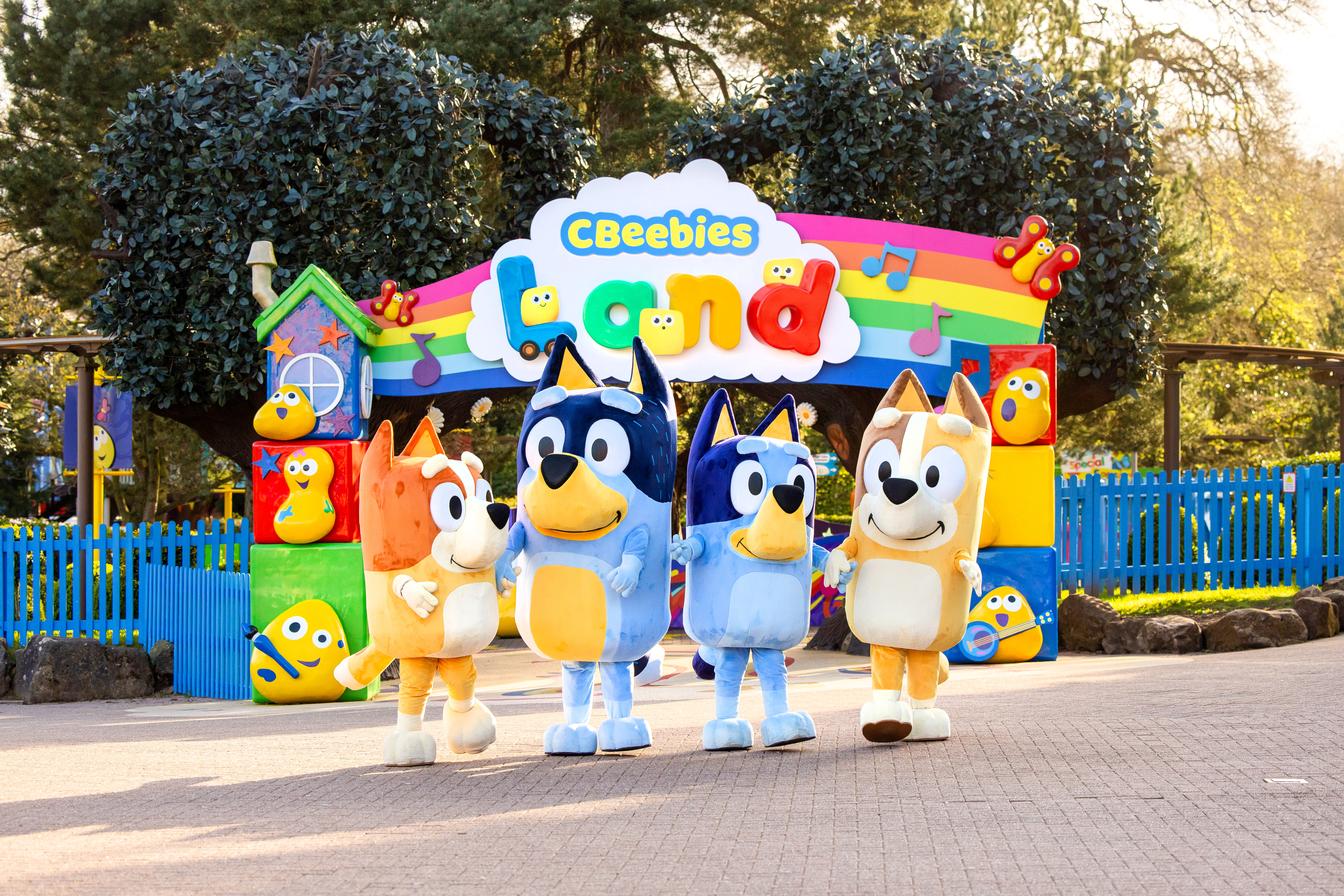 Alton Towers opens the WORLD'S FIRST Bluey rollercoaster!